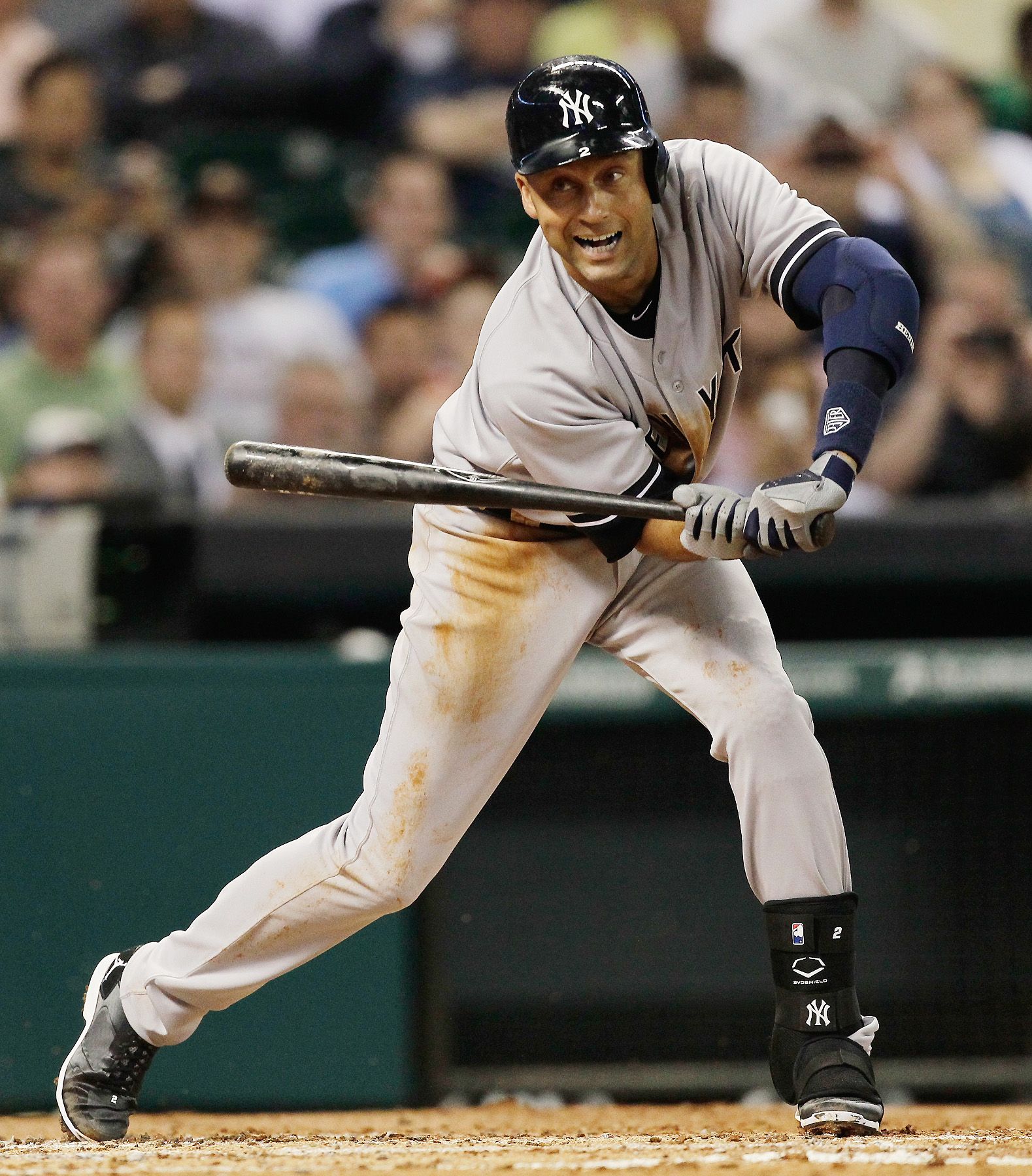 Derek Jeter Climbs to - Image 33 from Sports Buzz: Manny Pacquiao ...