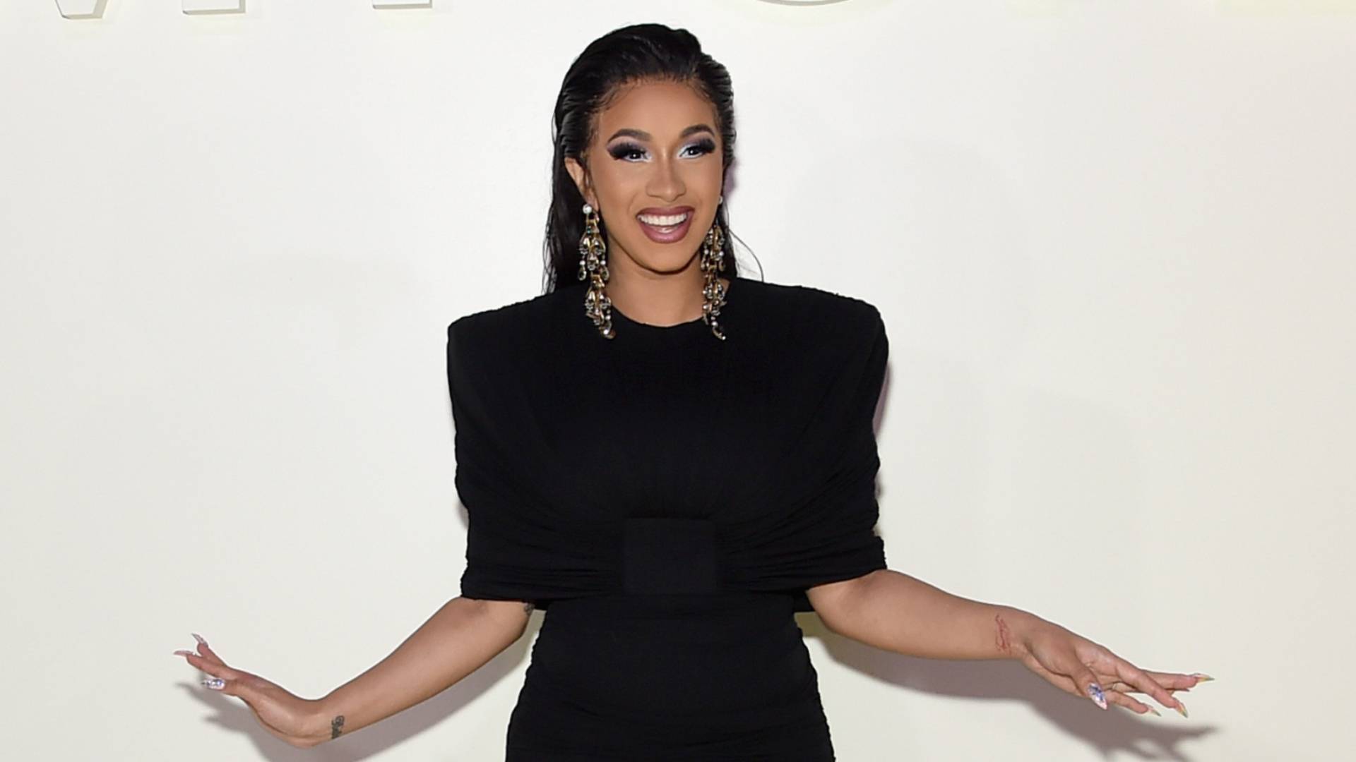 Cardi Be Cleaning! - - Image 80 from Cardi B Shares A Video Of Kulture ...