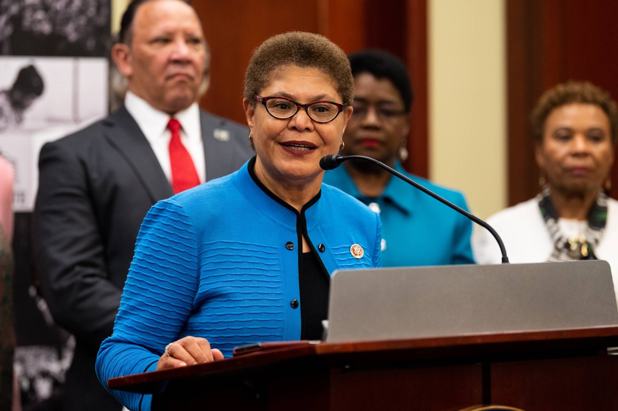 Why Cbc Chair Karen Bass Endorsed Joe Biden News Bet