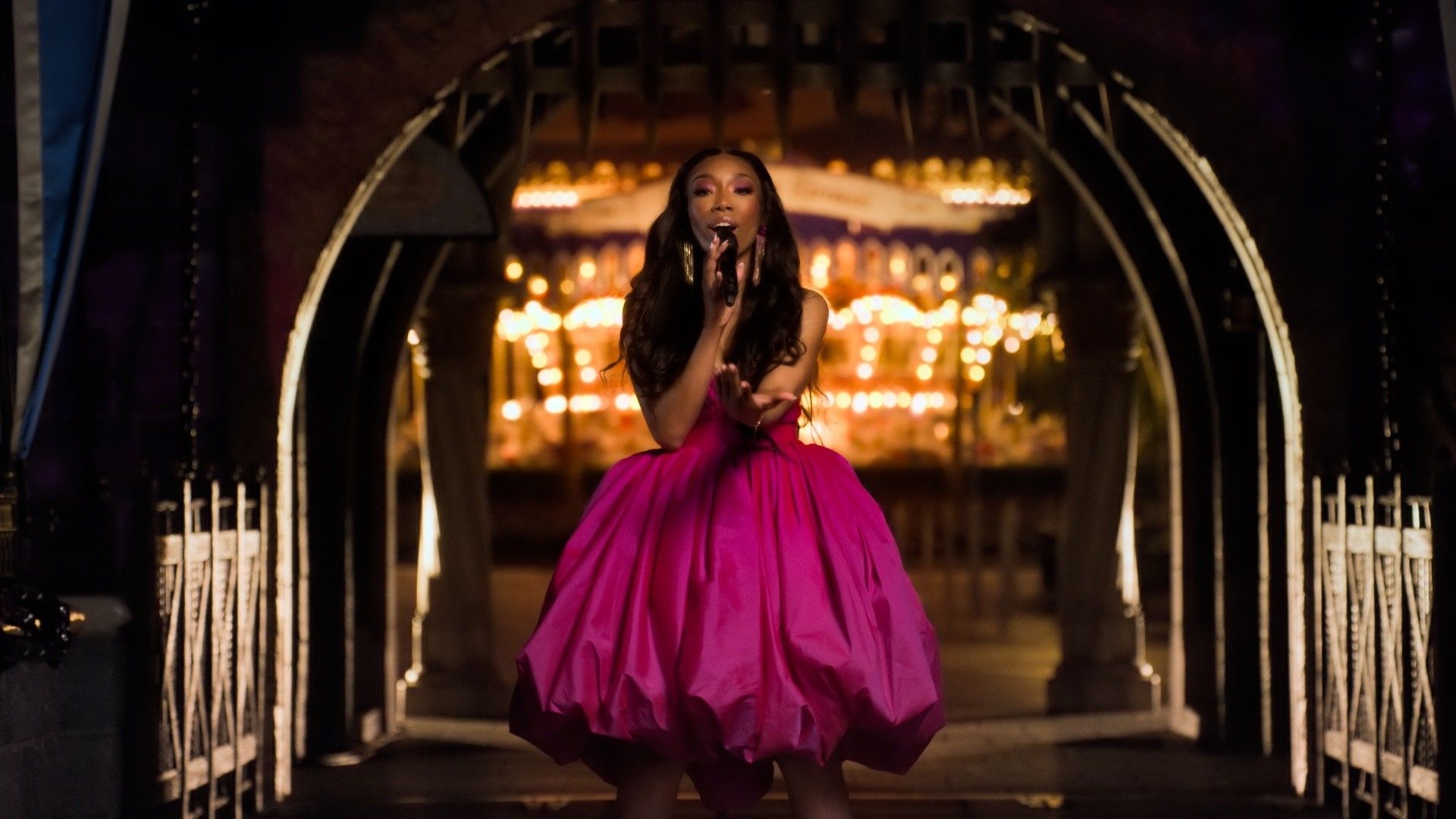 Brandy Performs at Disneyland Resort, Celebrating Princesses Everywhere ...
