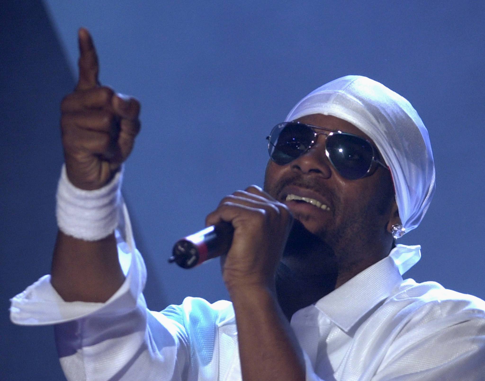 'Sometimes I feel like - Image 10 from 15 Best Quotes From R. Kelly's ...