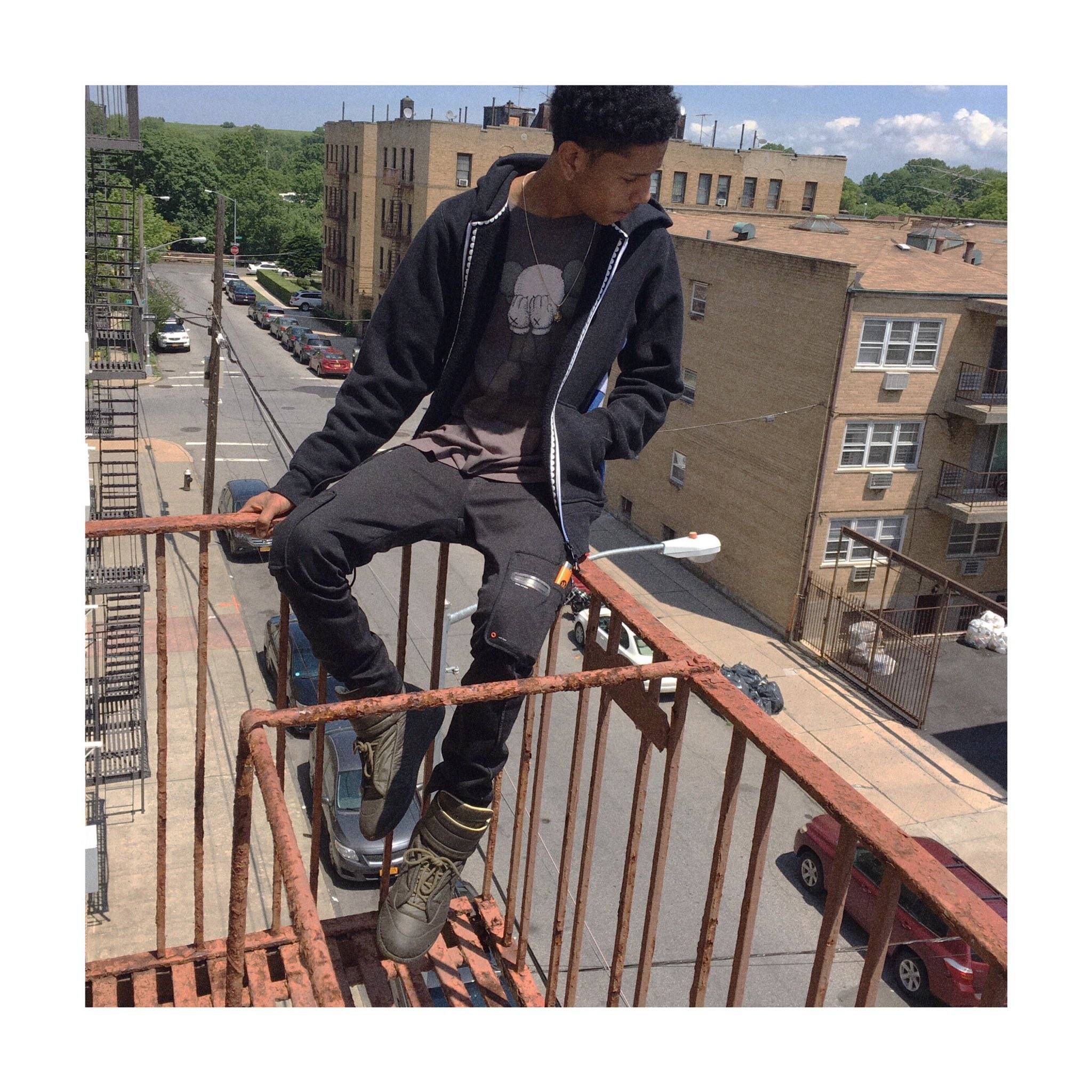 Ezzy - Ezzy makes - Image 3 from 10 Independent Artists You Need to ...