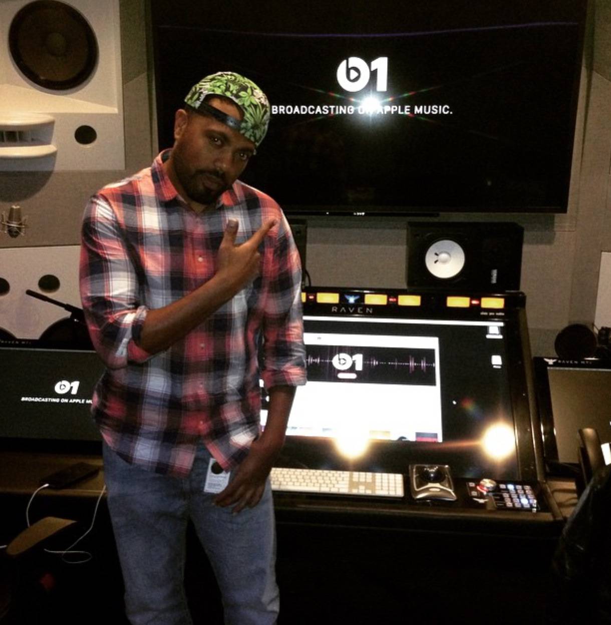 Eddie Francis, That Guy Next to Dr. Dre at Beats 1 | News | BET