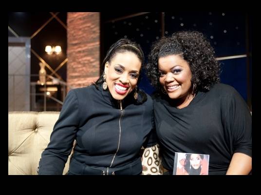 Vickie Winans & Yvette - Image 19 from Jill Scott, Regina King : Photos ...