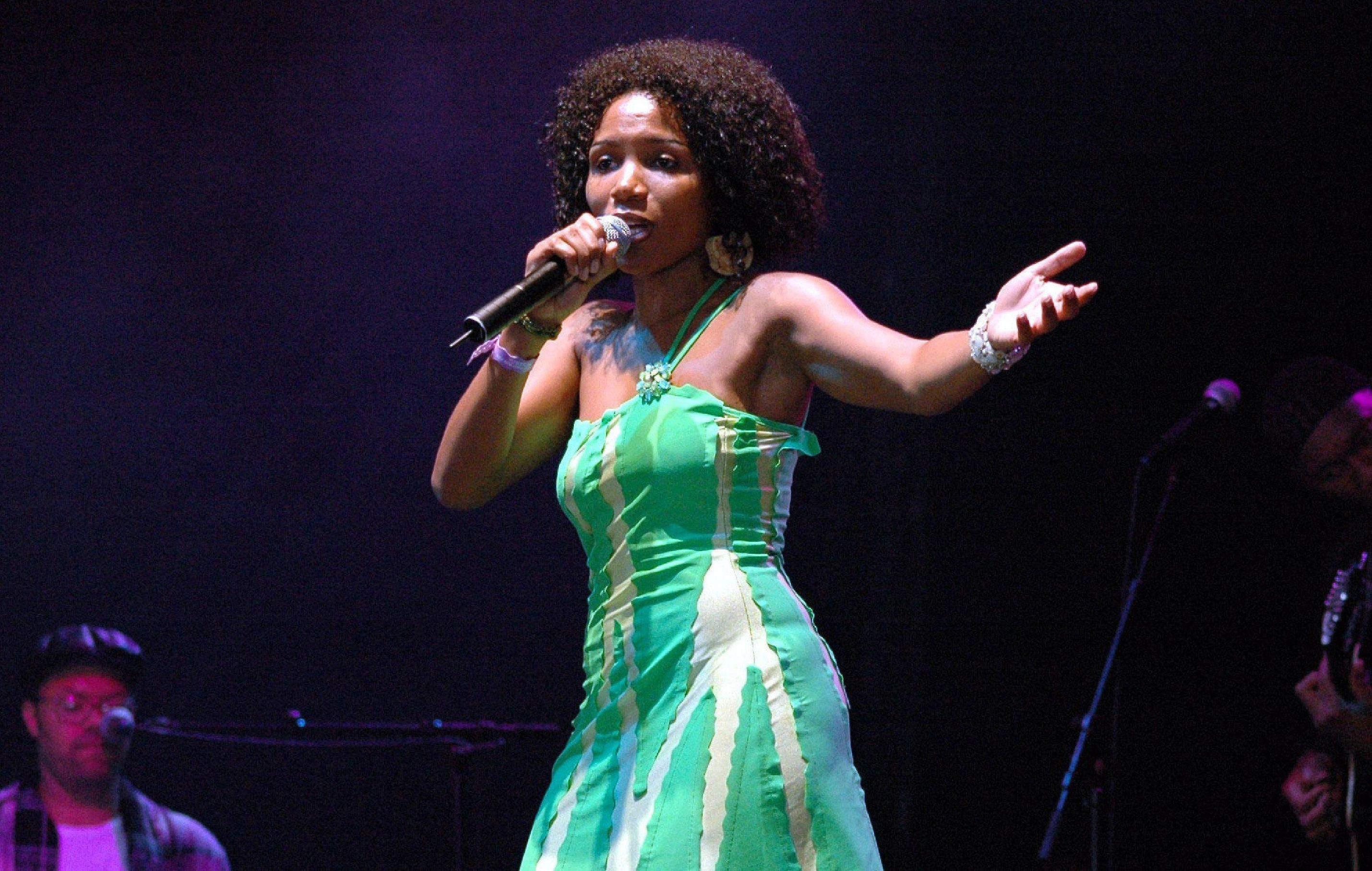 Lura - Afro-Portuguese singer - Image 2 from Eight Leading Afro ...