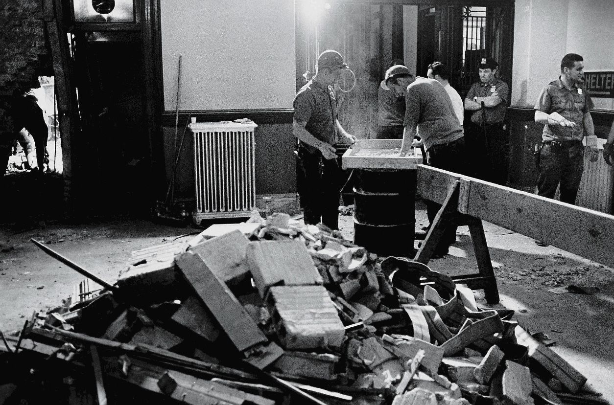 Weather Underground Townhouse Bombing - Image 19 from History of U.S ...