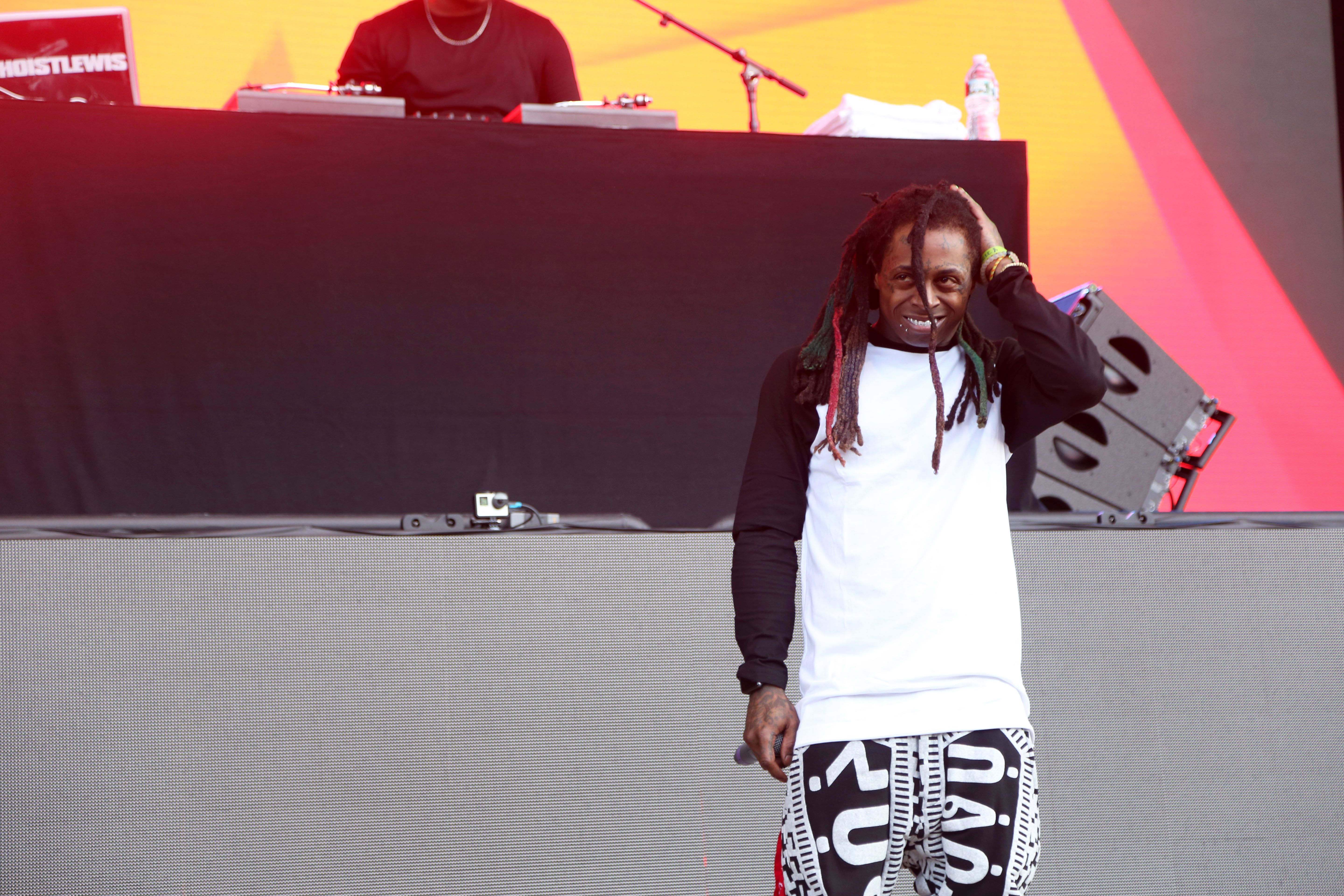 Lil Wayne Thanks Fans for Sticking With Him Through the ‘Bulls**t ...