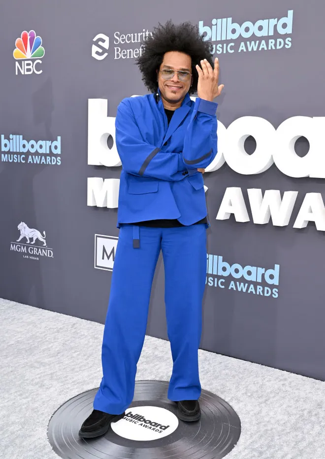 Maxwell shows off his - Image 4 from Soul Train Awards 2022: The Many ...