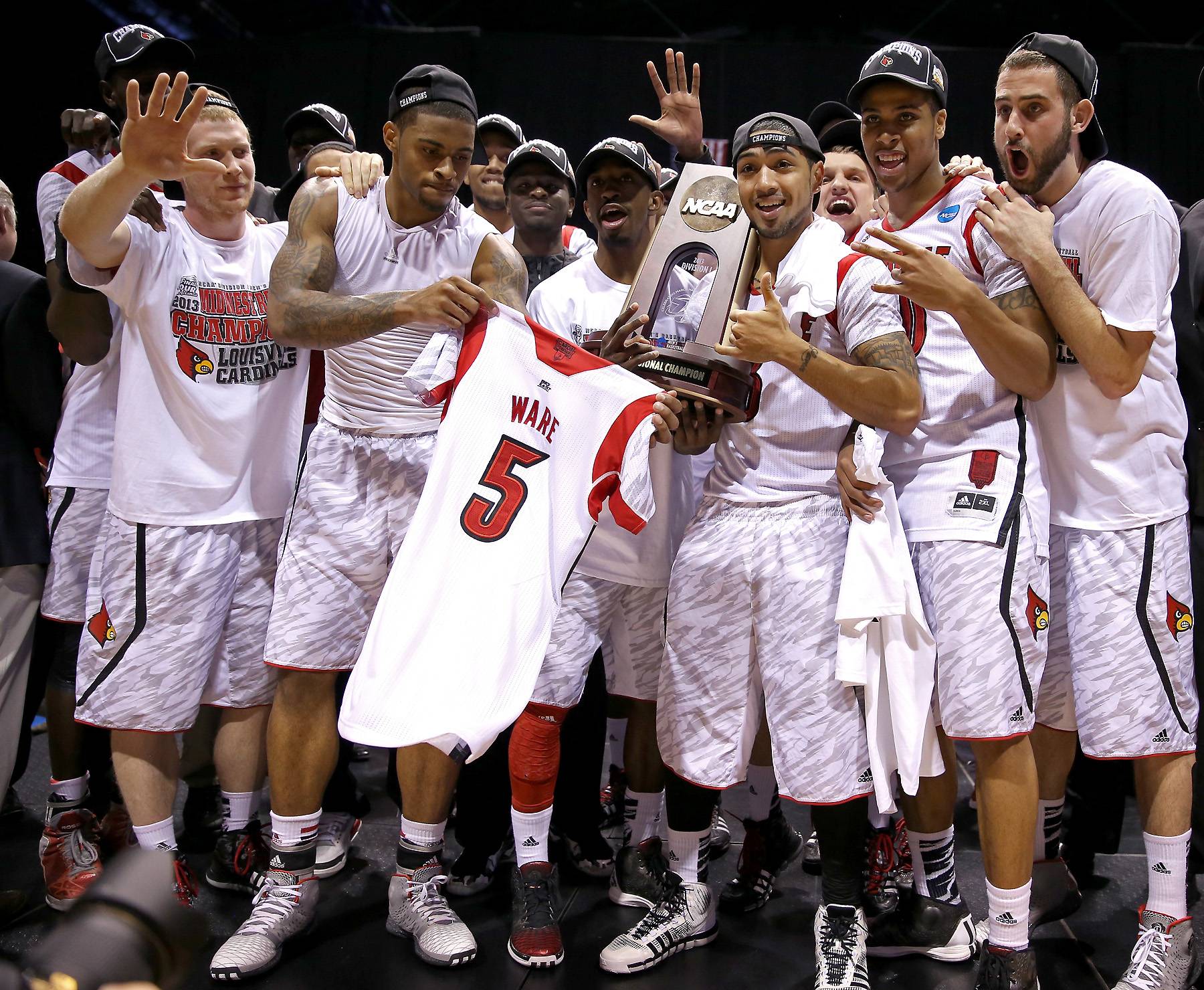 NCAA Roundup: Louisville Overcomes Player's Gruesome Leg Injury | News ...