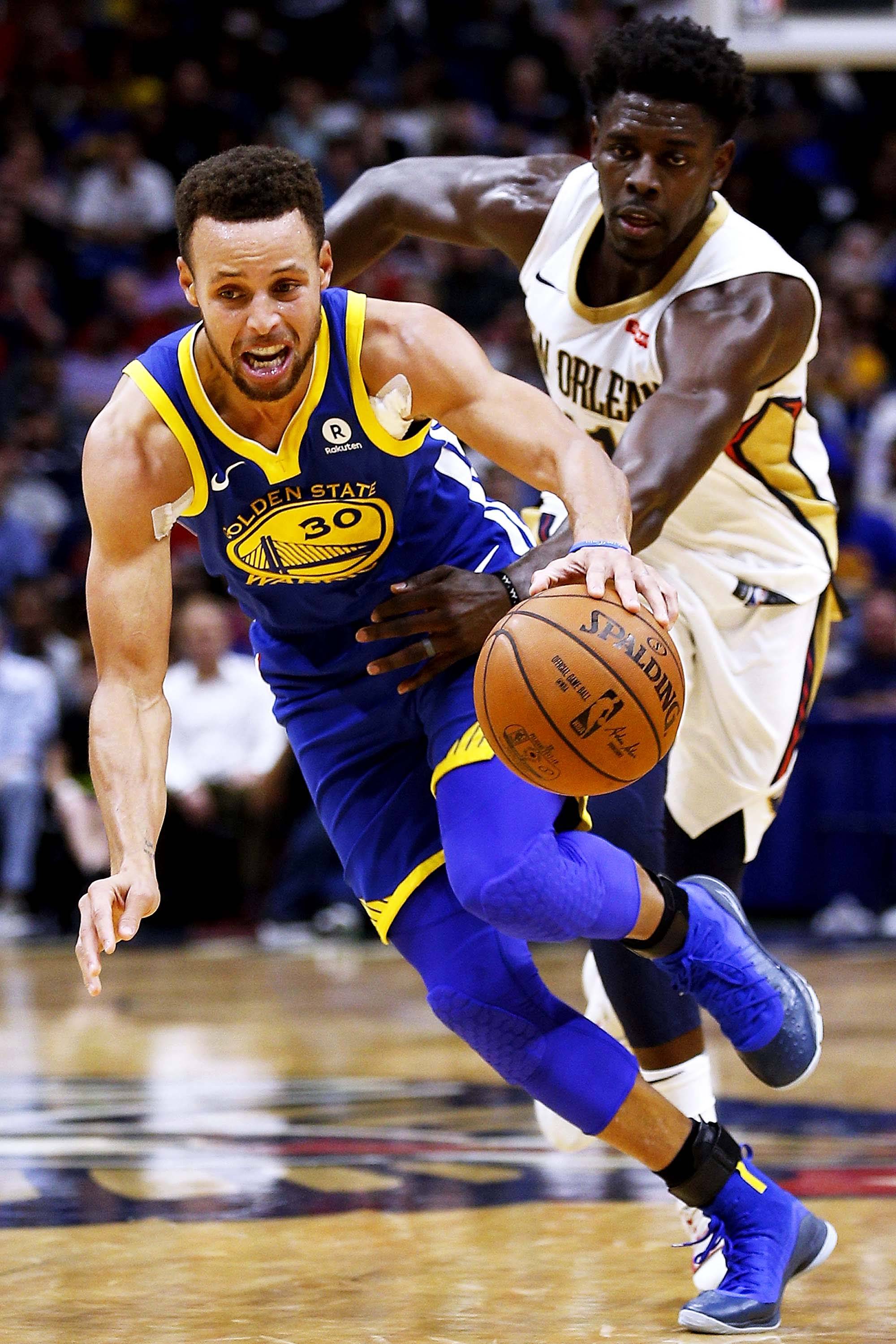 Steph Curry Suffered This Nasty Ankle Sprain That Left Him On Crutches ...