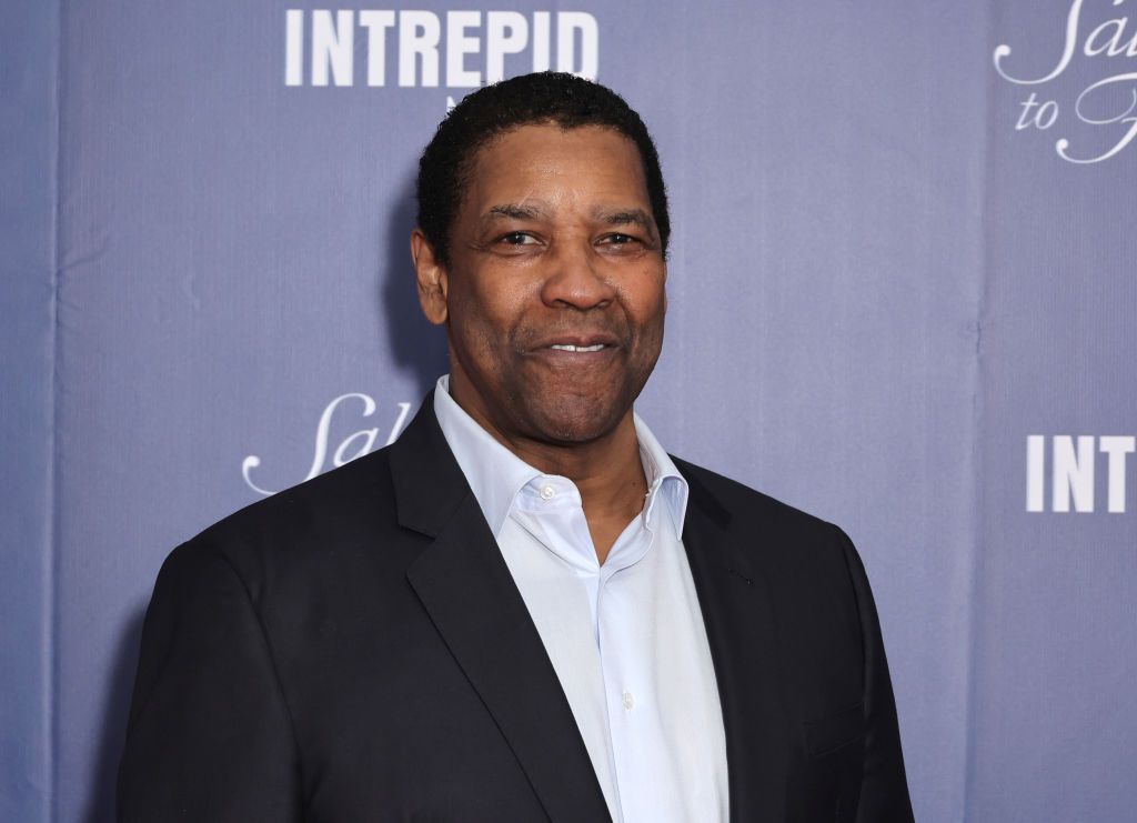 Denzel Washington receives an - Image 4 from BET Awards 2022: Denzel ...