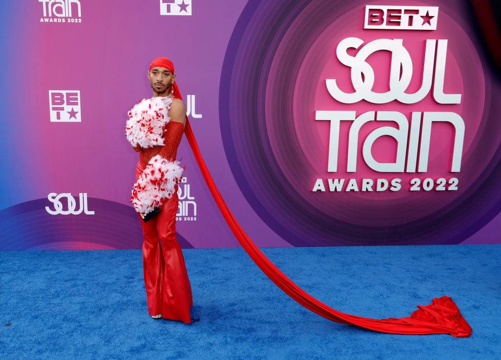 Durand Bernarr shows off - Image 3 from Soul Train Awards 2022: Durand ...