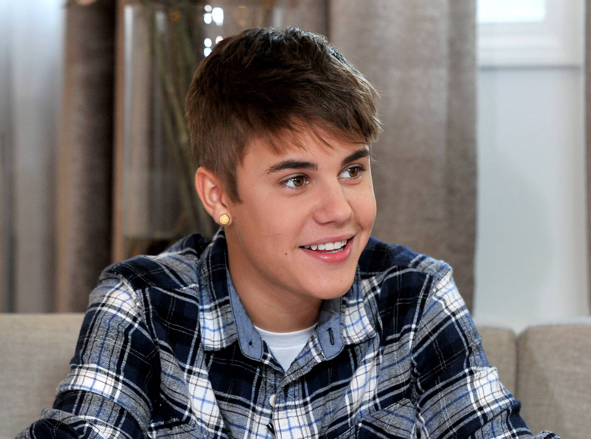 Justin Bieber Earns High School Diploma | News | BET