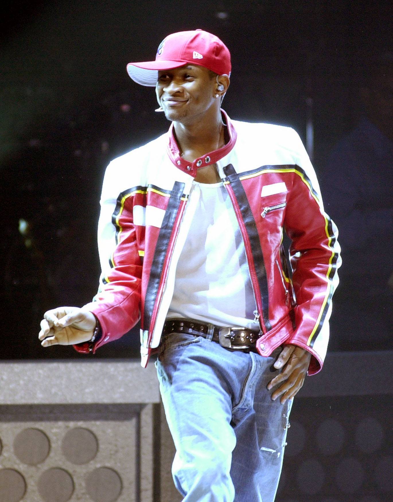 Usher - The pop - Image 2 from 2001 BET Awards Performances and ...