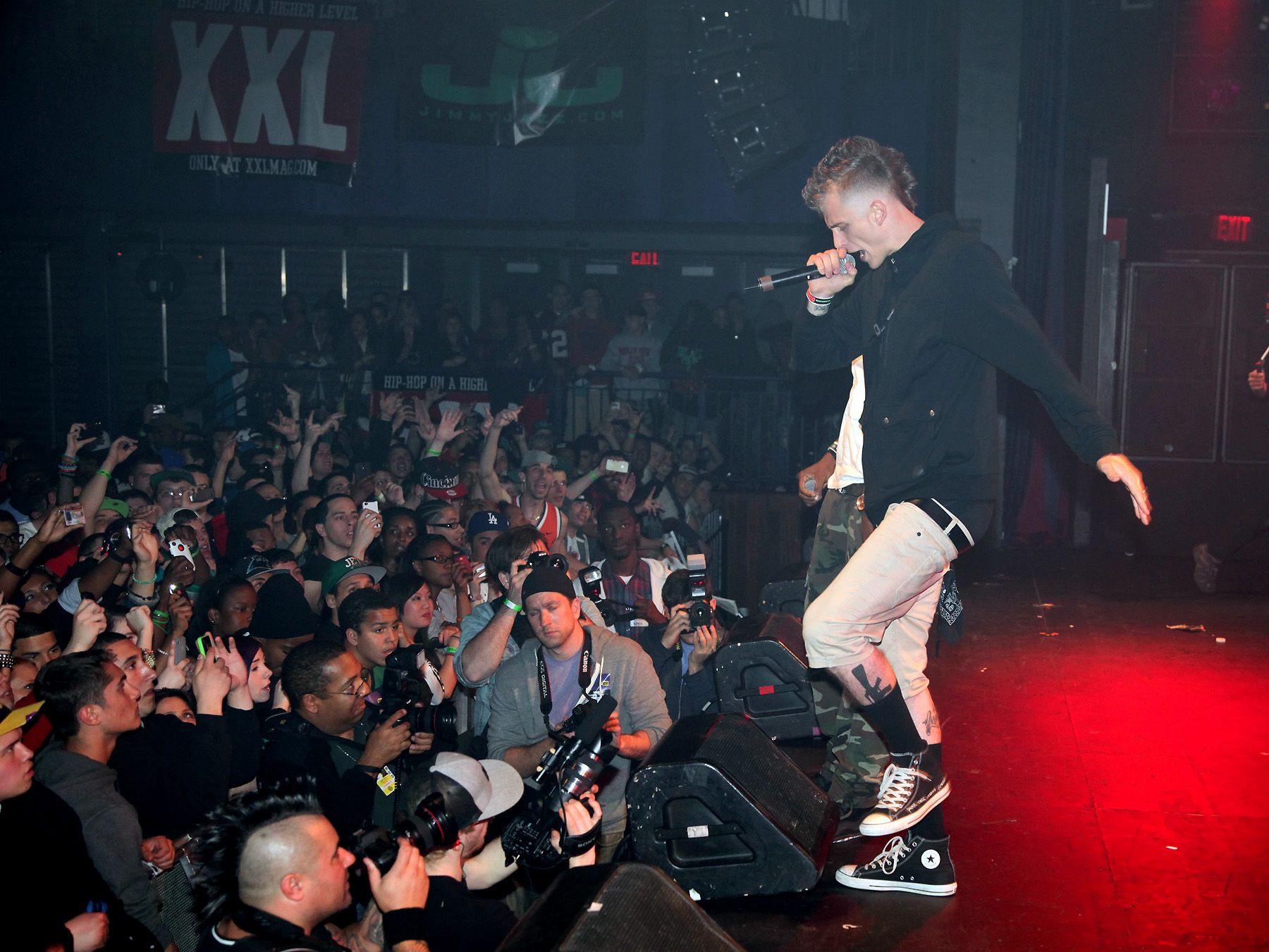 Follow the Leaders: MGK - Image 1 from Follow the Leaders: MGK - Photo ...