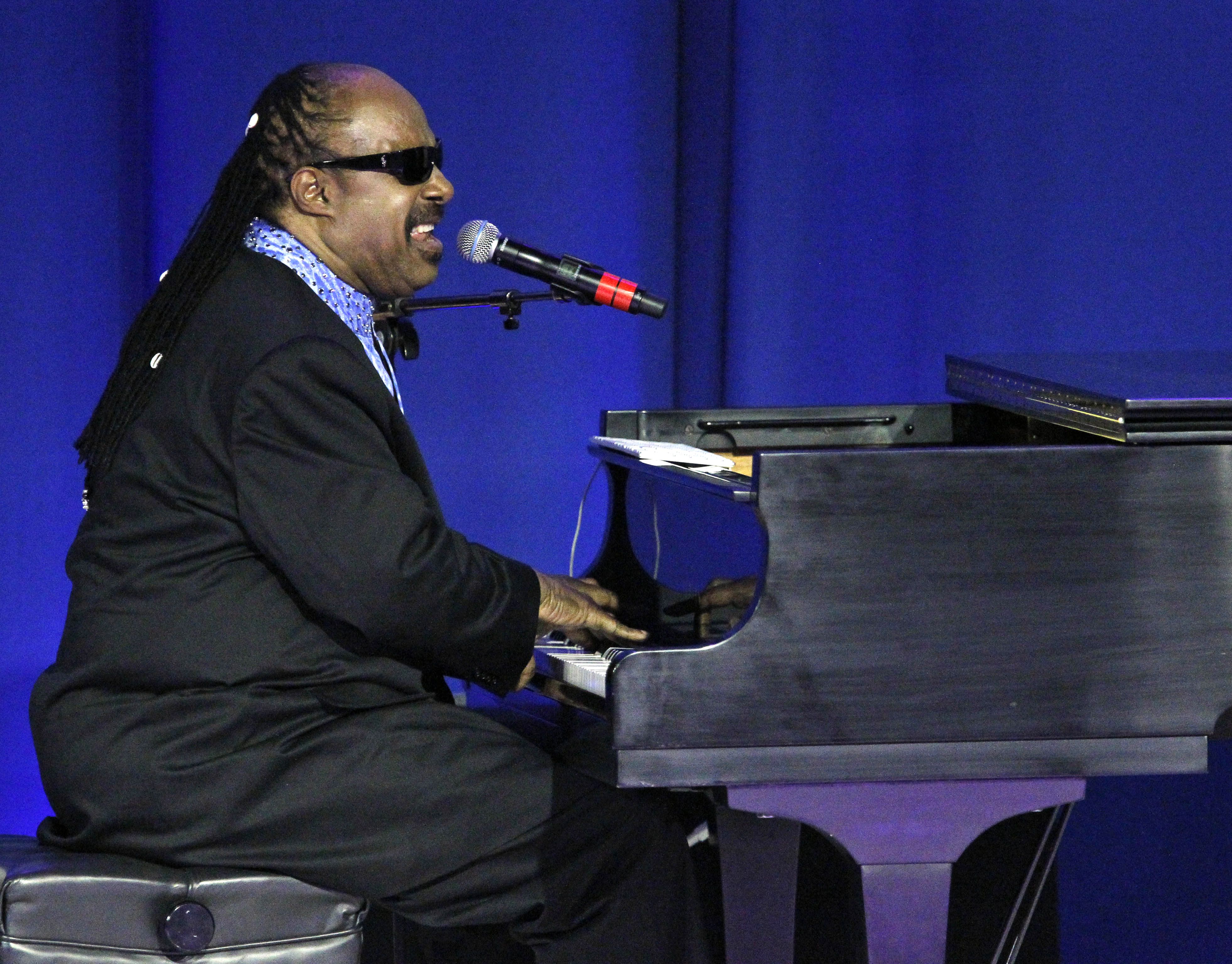 Martin Luther King Jr. Memorial Celebration Kicks Off With a Salute to ...