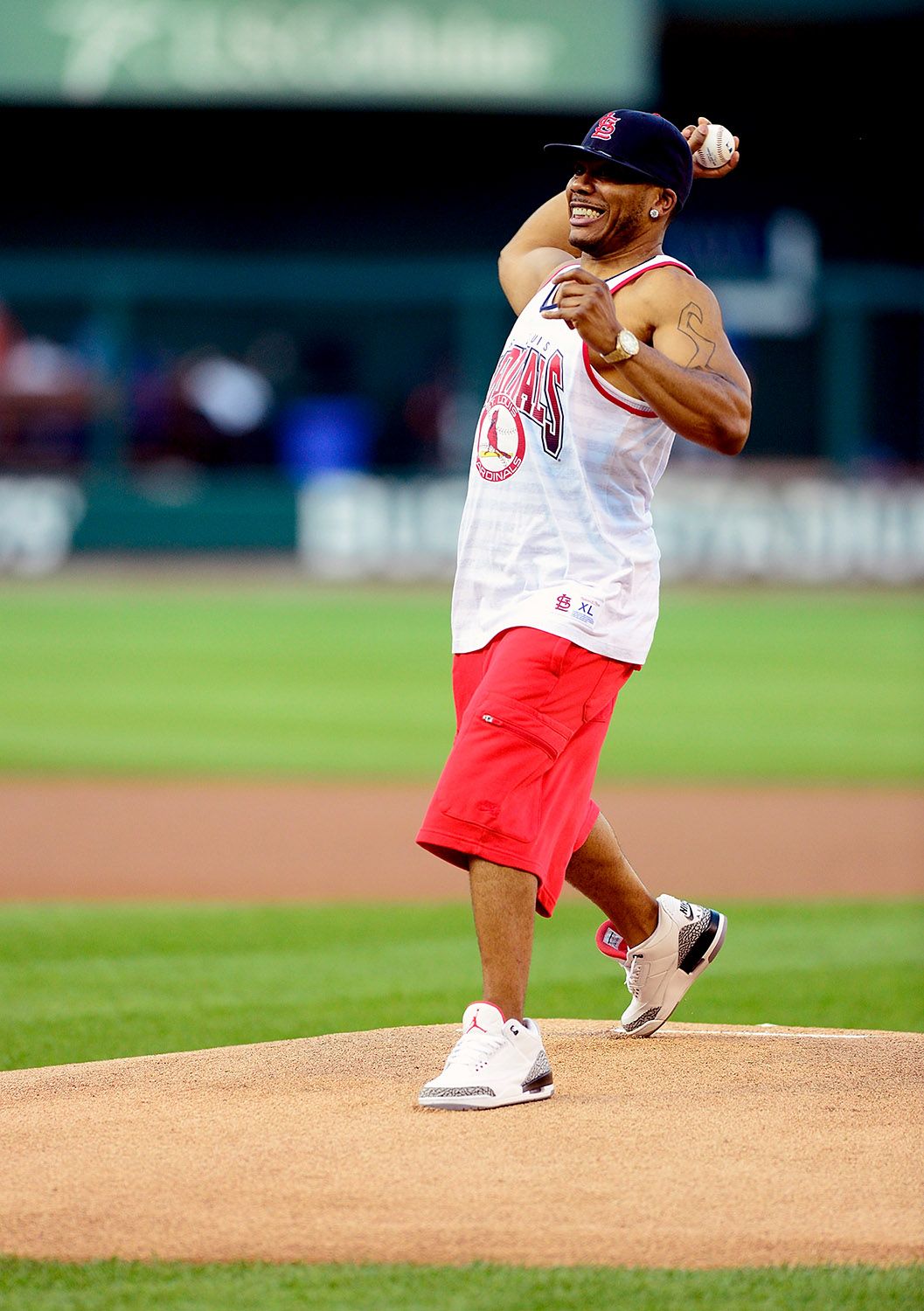 Nelly Shows Up at - Image 7 from Nelly's Best Sports Moments | BET