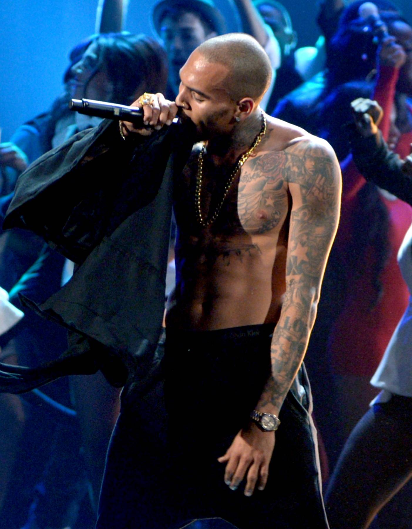 Chris Brown Gets Beat - Image 4 from American Music Awards 2012 ...