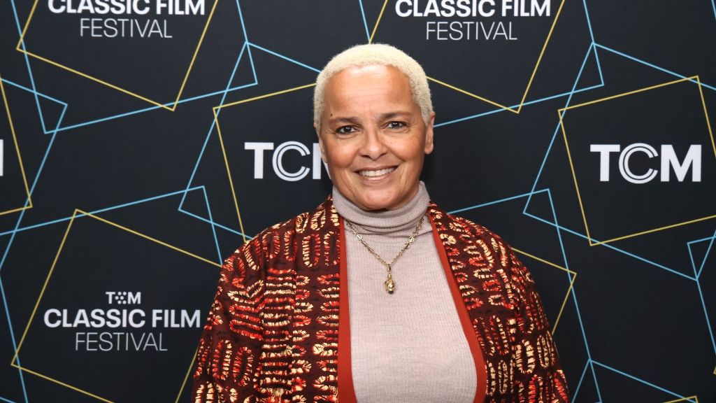 How Shari Belafonte From 'Sistas' Keeps Her Father’s Legacy Alive ...