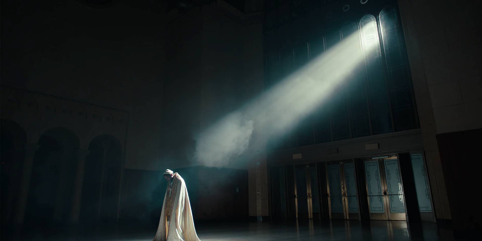 Kendrick Lamar Appears As a Young Pope in Video For New Track 'Humble ...