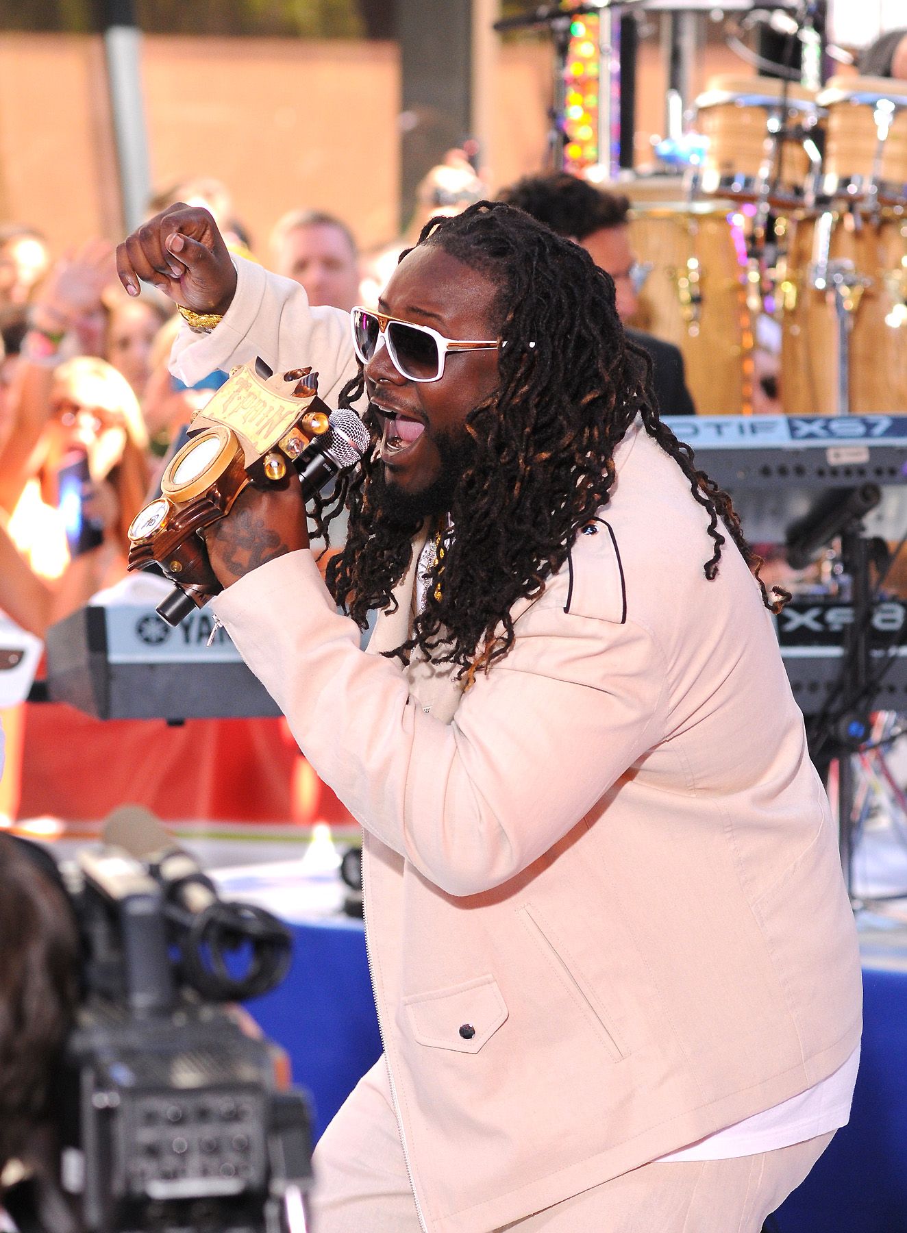 'Kiss Kiss' – Chris - Image 9 from Rappa Ternt Sanga: T-Pain’s Greatest ...