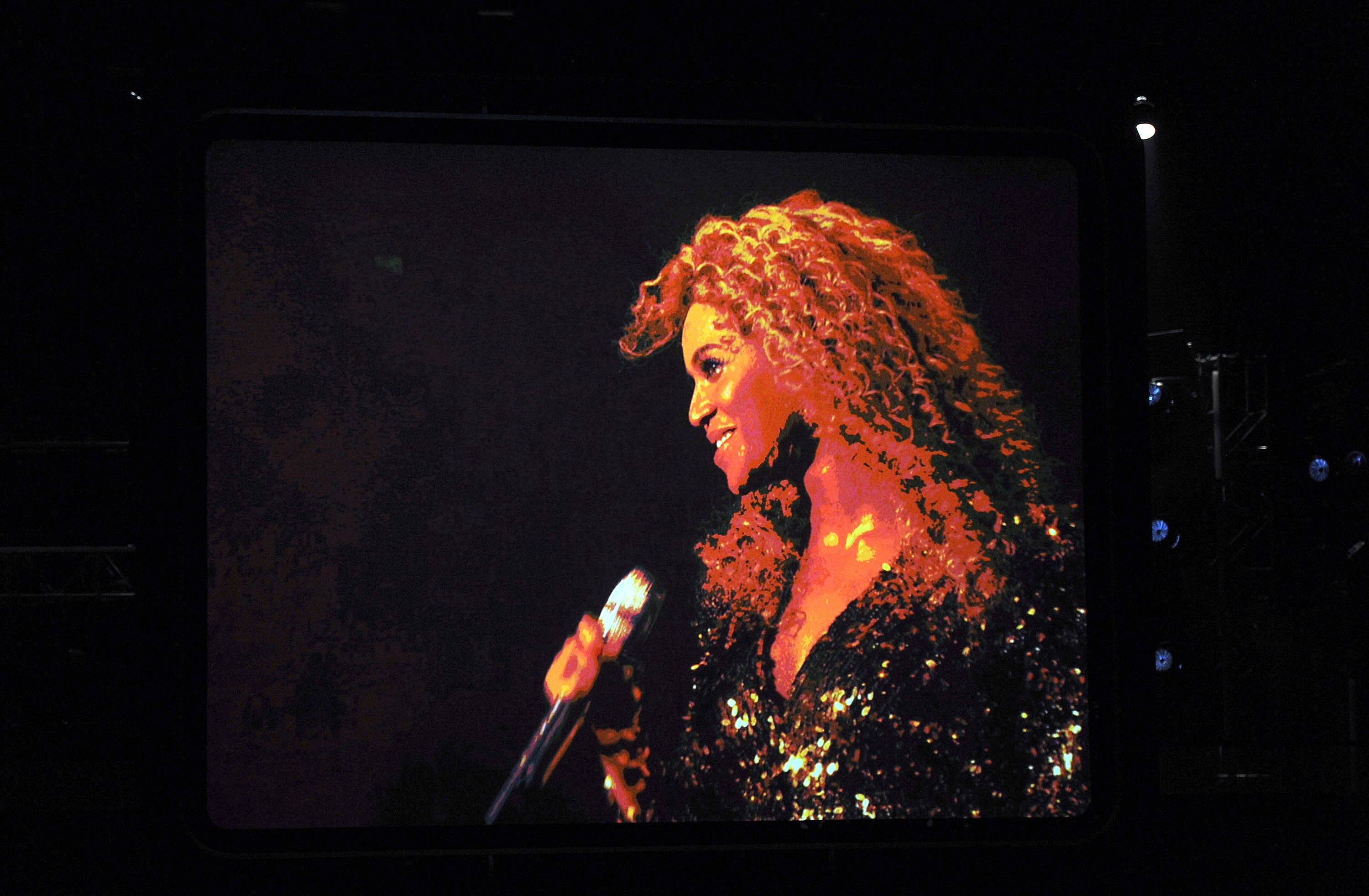 Beyoncé - Nobody has - Image 6 from Faux & Fab: Unbeweavable Hair at ...