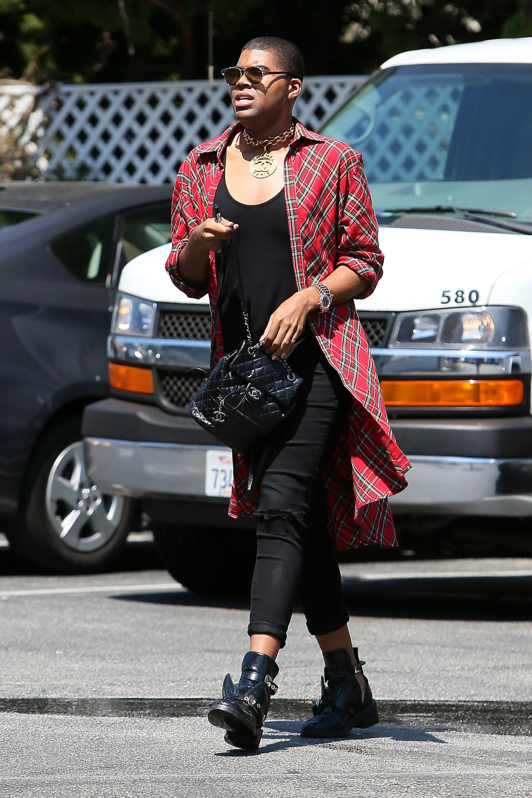 Snatched - A slimmed - Image 7 from Out and About: Good Day at the ...