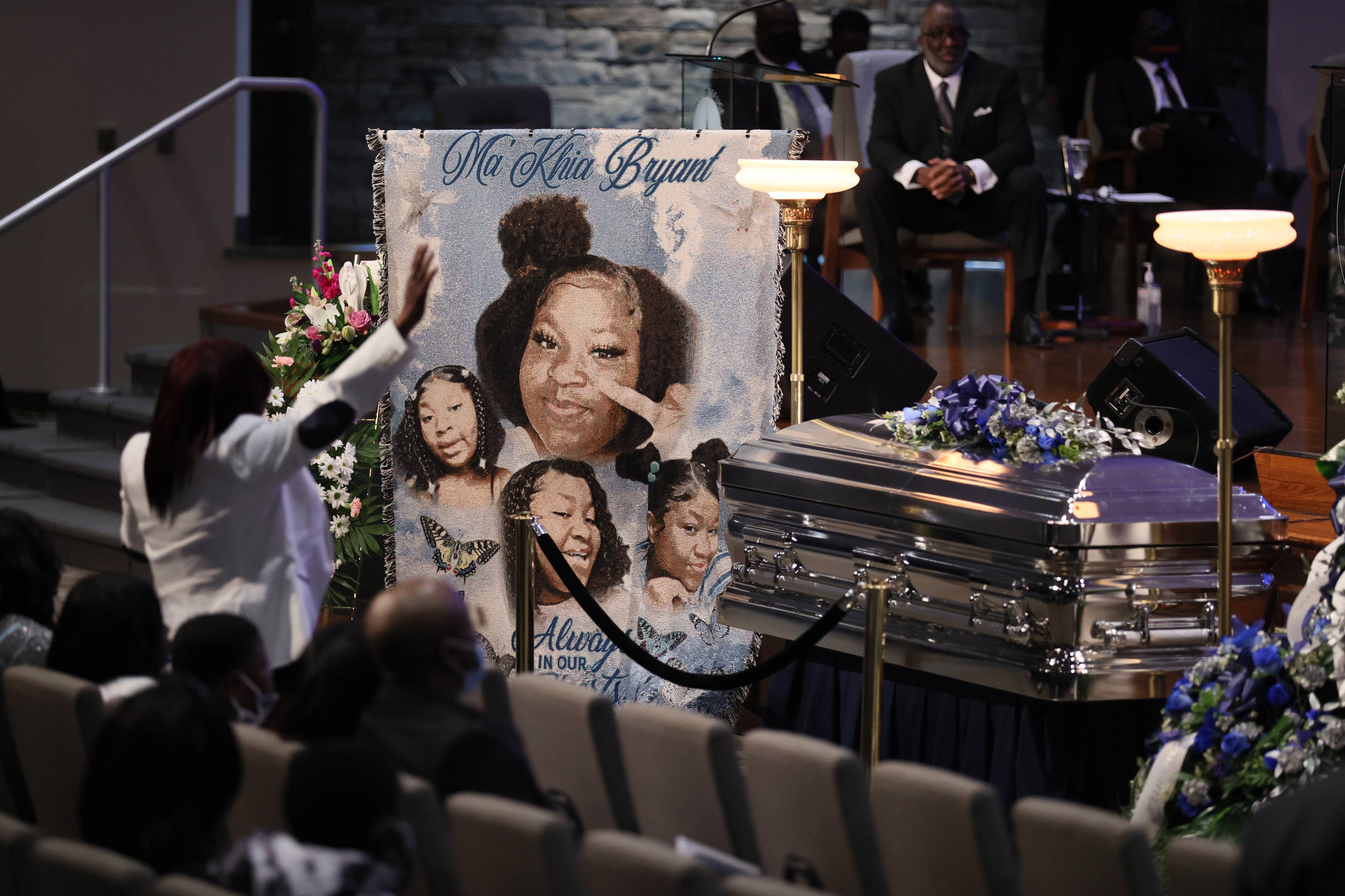 Breonna Taylor’s Mother Gets Standing Ovation At Ma'Khia Bryant's ...