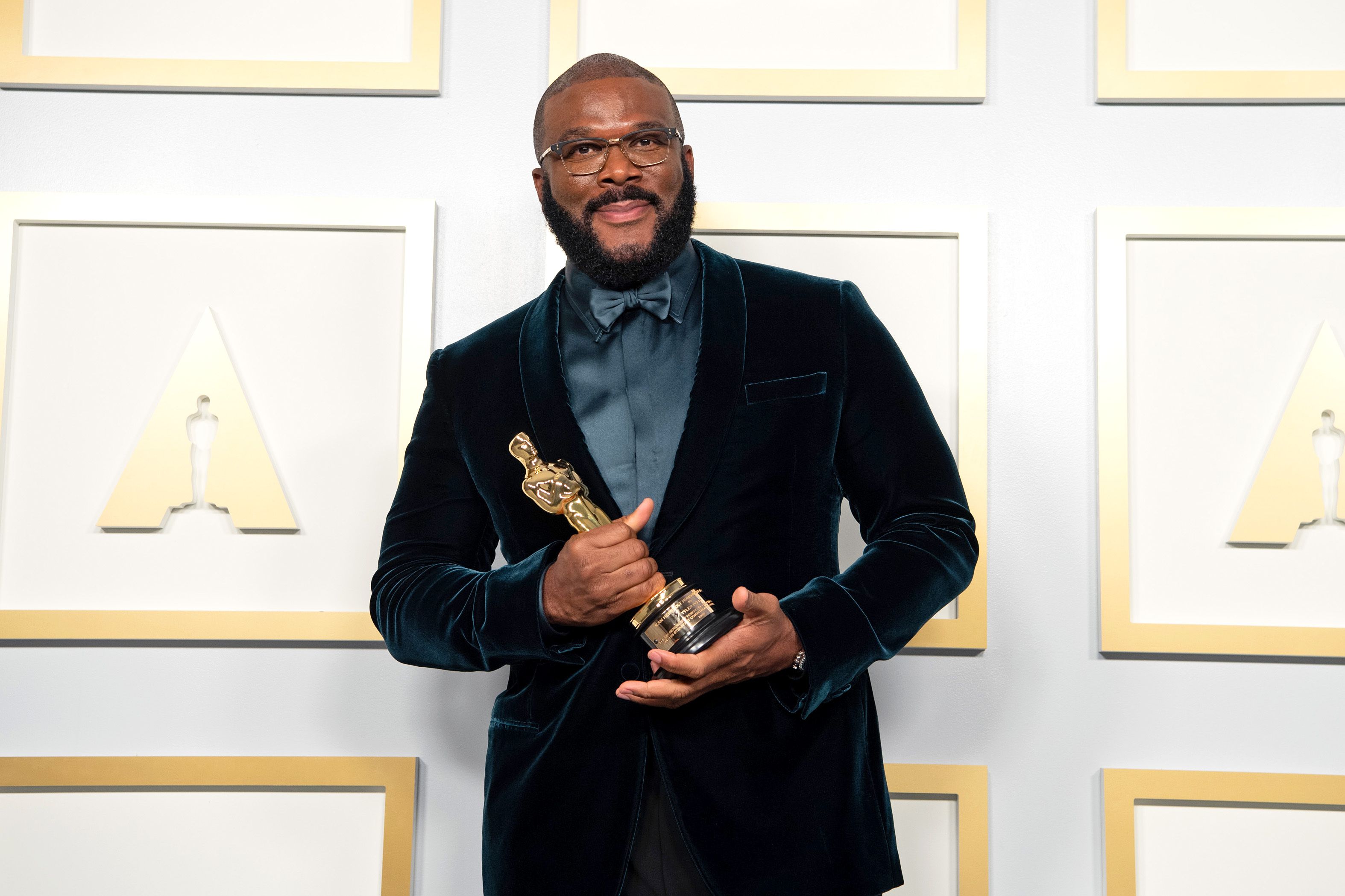 Oscars 2021: Tyler Perry Thanks His Mother For Teaching Him To 'Refuse ...