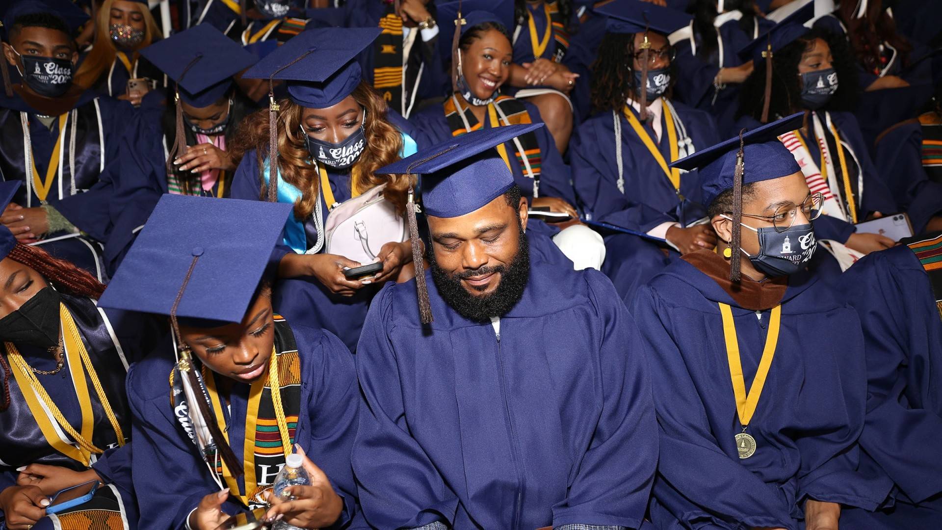 Anthony Anderson Graduates From The Chadwick A. Boseman College of Fine ...
