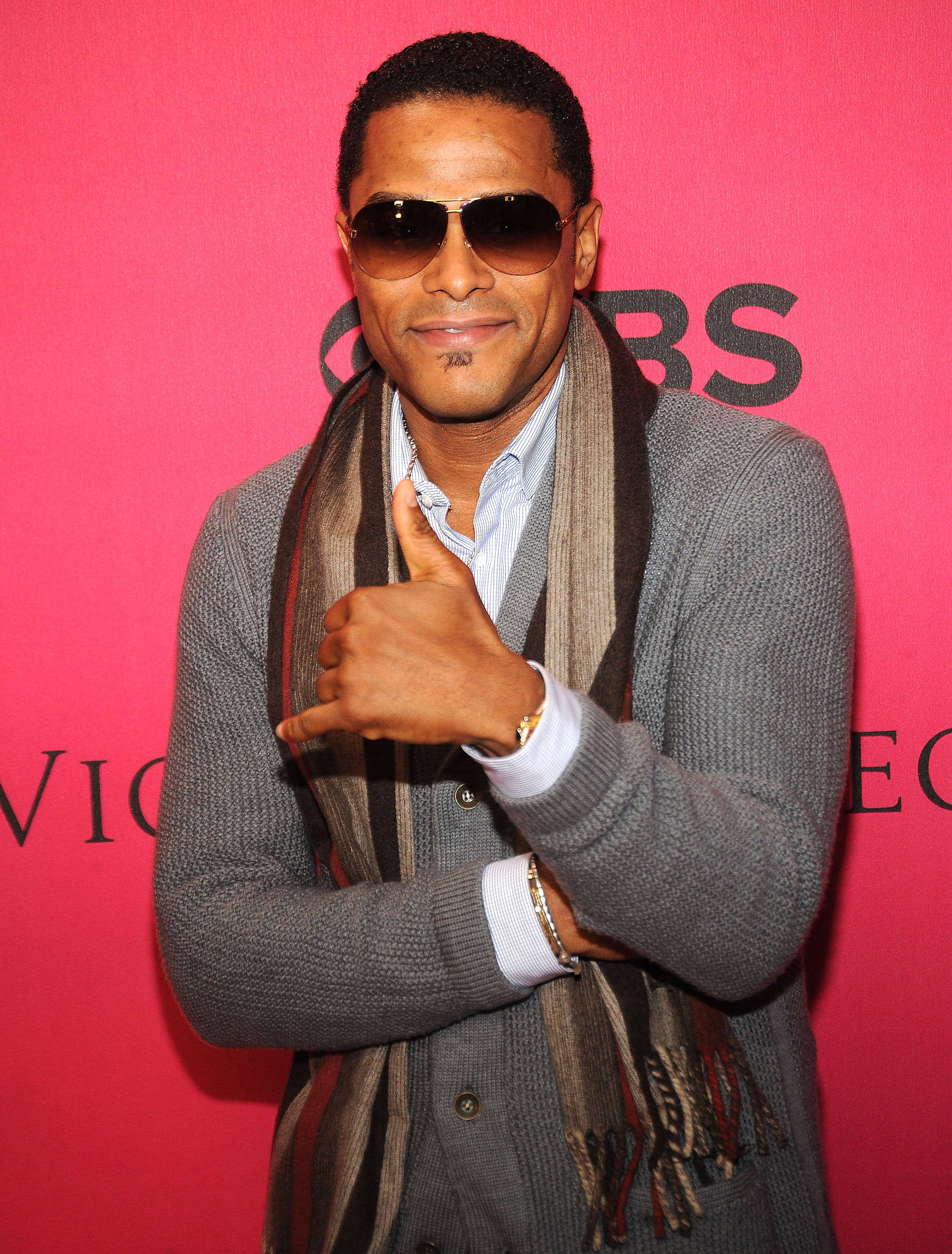 Maxwell - @_MAXWELL_: Don - Image 26 from Celebs Remember Soul Train's ...