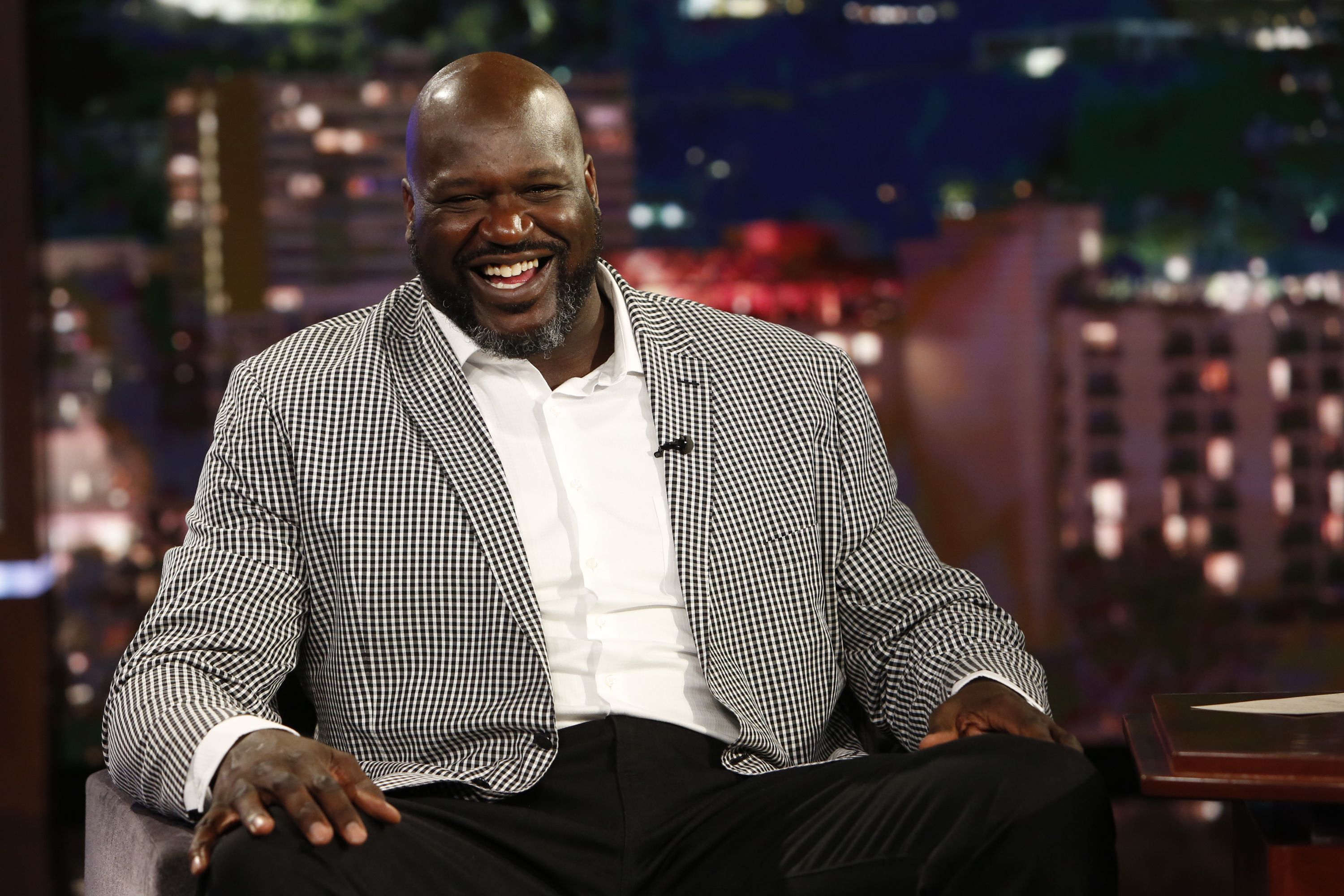 This Video Of Shaq Riding in a Tiny Smart Car Will Have You Crying From ...