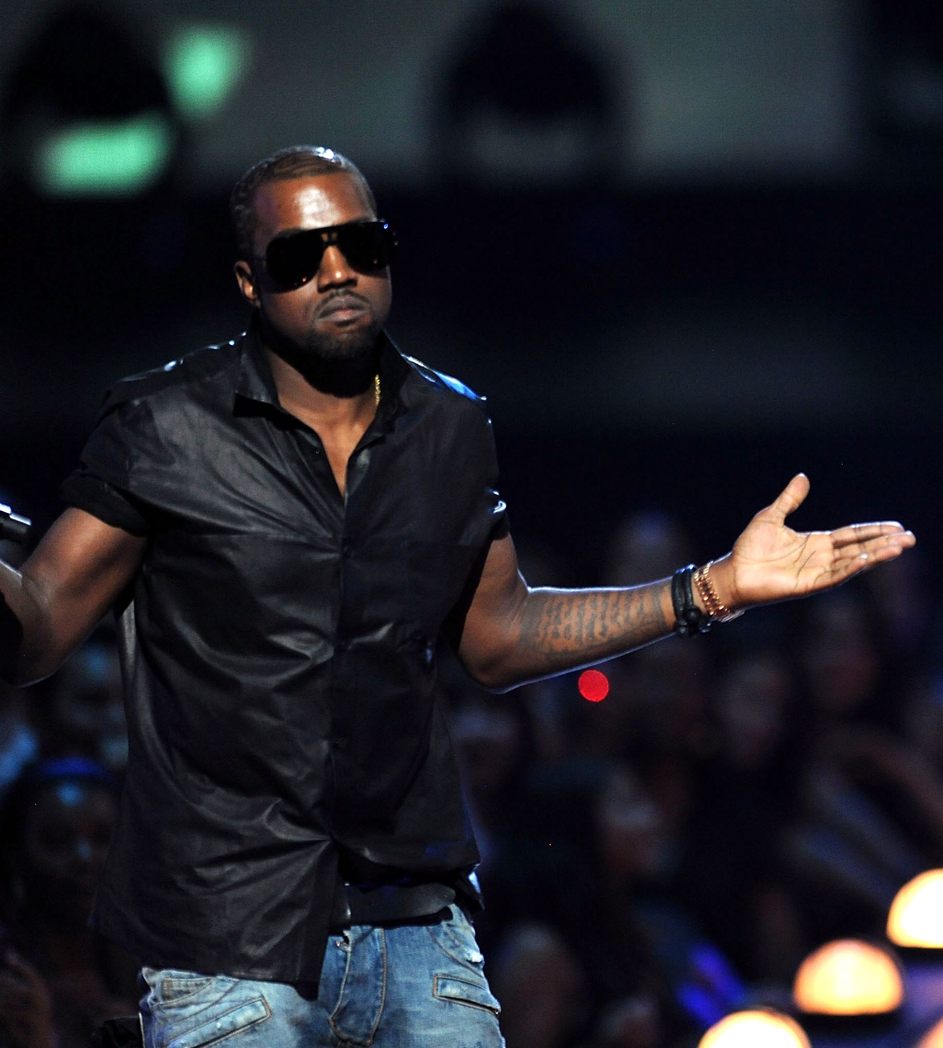 Practicing the "Kanye Shrug" - Image 6 from Here's How Kanye West ...