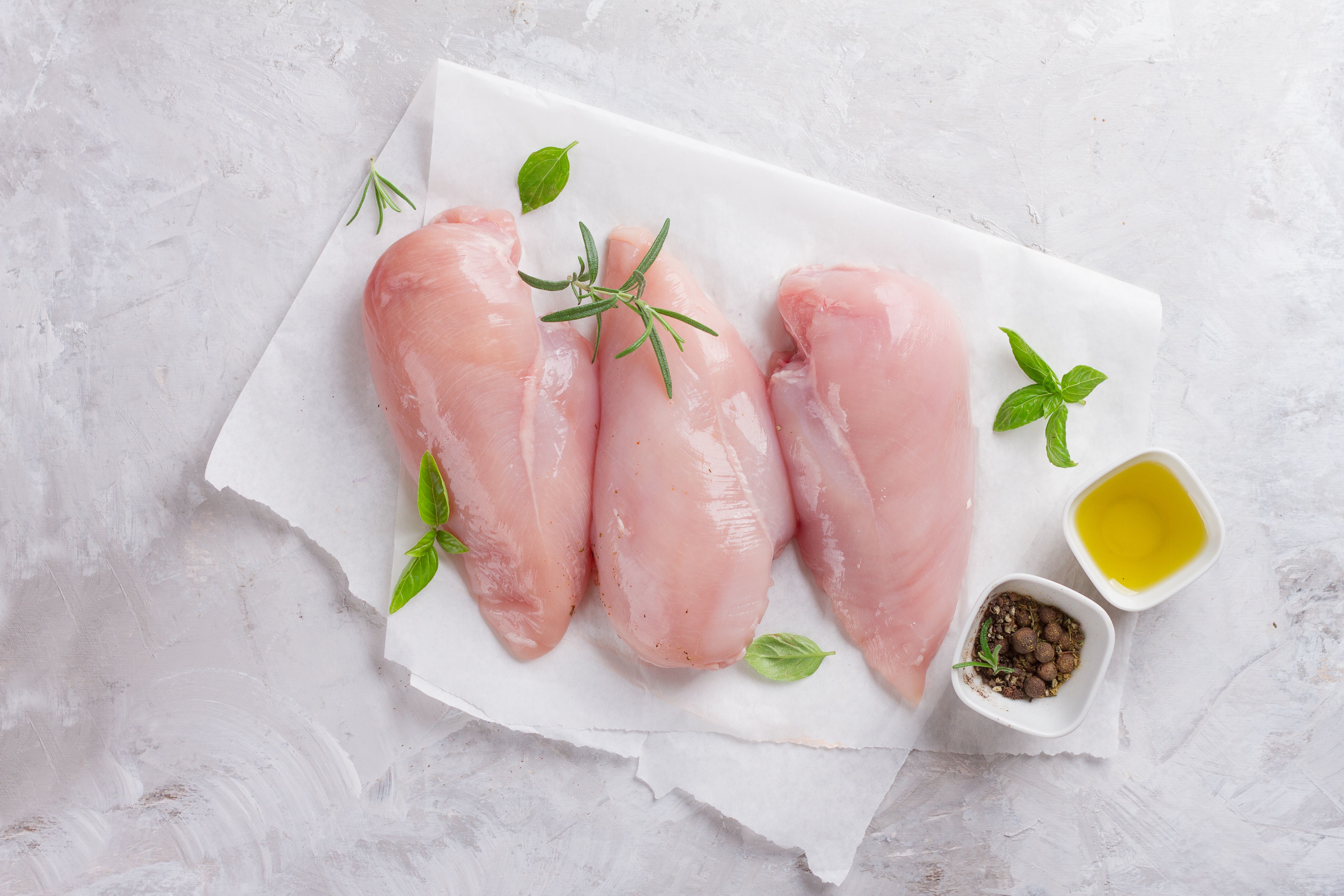 See Raw Chicken Breast Jump Off The Dinner Table In A Bizarre Viral ...