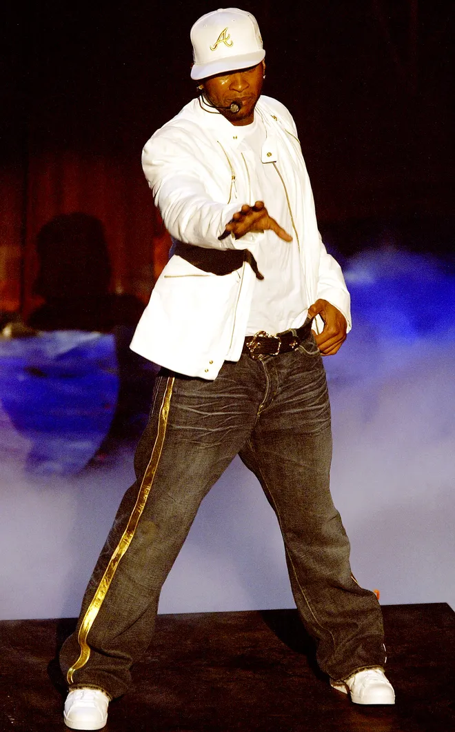 A Pinch of Prince - Image 6 from 10 Reminders That Usher Is the King of ...