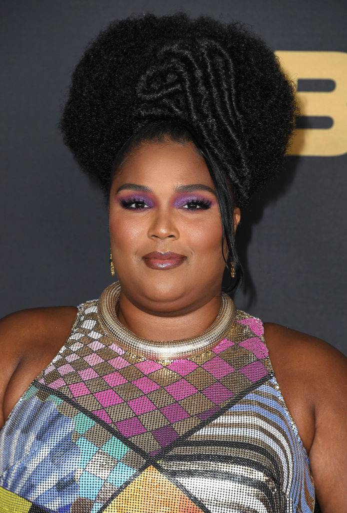 Singer Lizzo flaunted a - Image 3 from Crowns And Glory: The Most ...