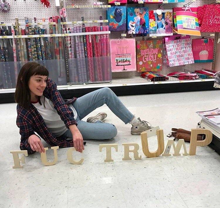 We Are Living for This Girl's Incredible Response to a Trump Supporter ...