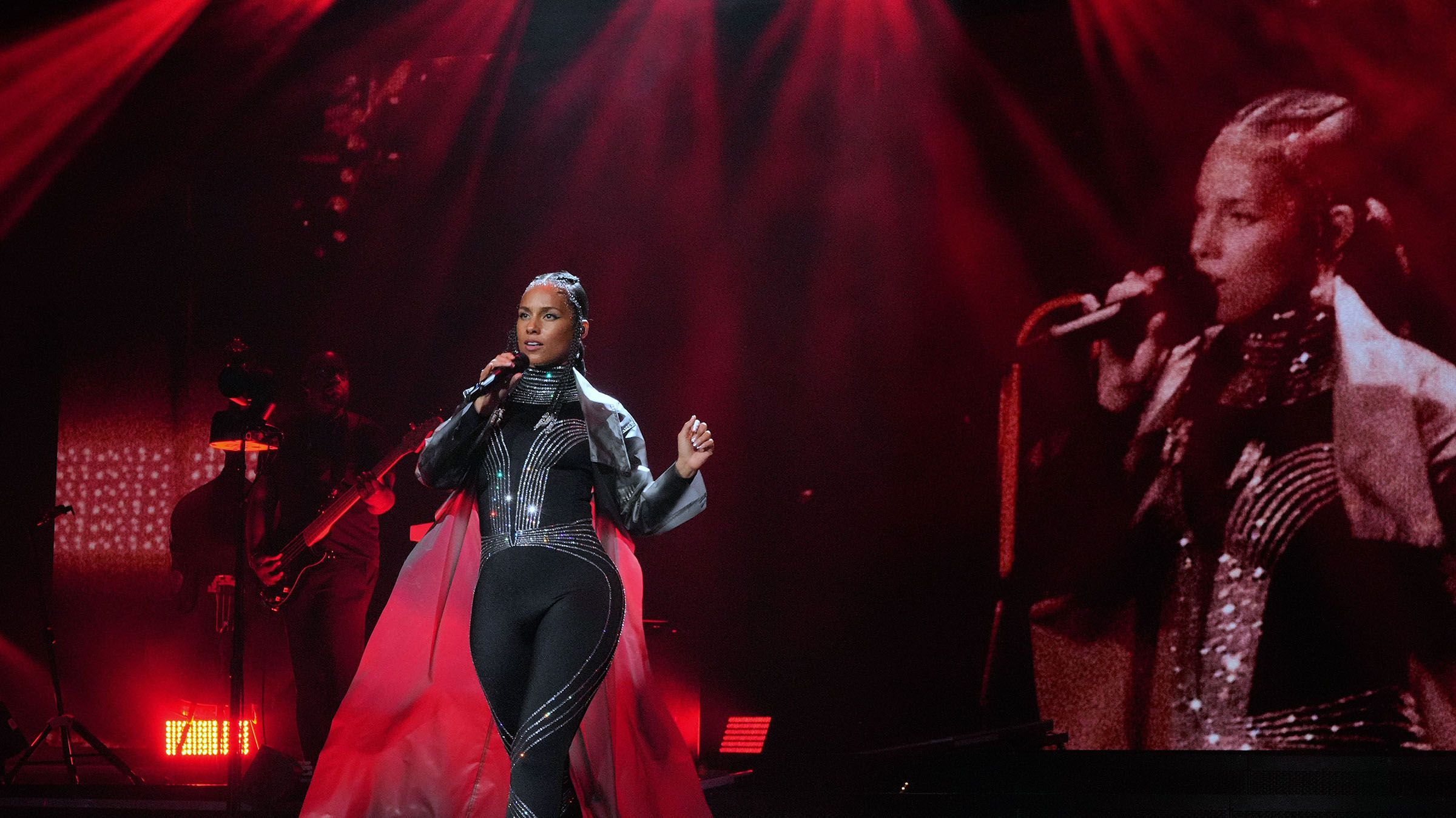 Alicia Keys Sounds Off On Fan Who Kissed Her During Concert | News | BET