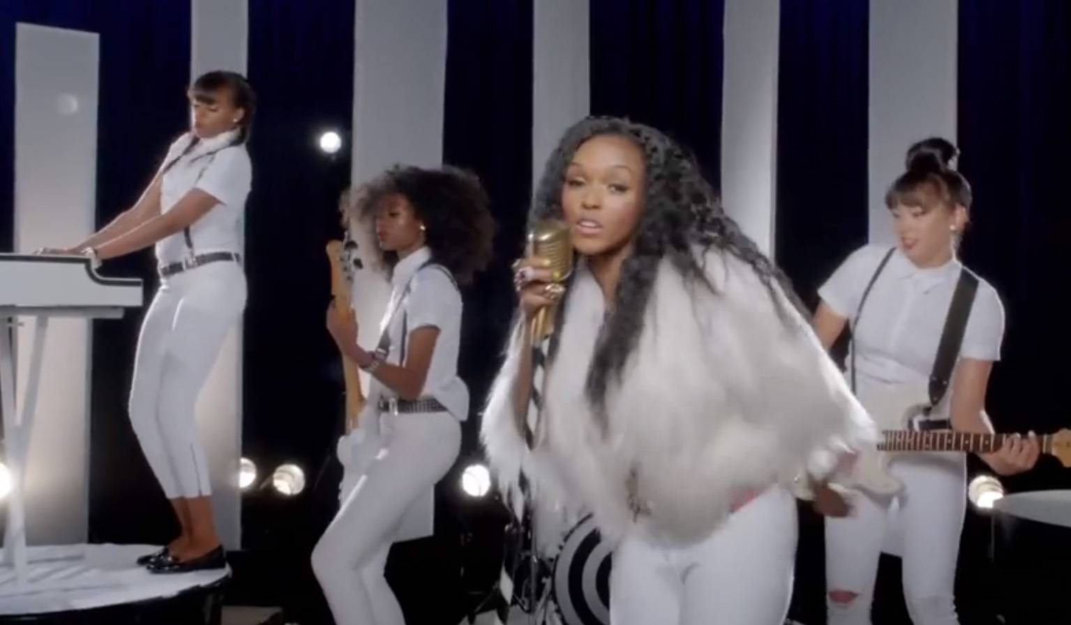 Janelle Monáe Reinvents Signature Look | News | BET
