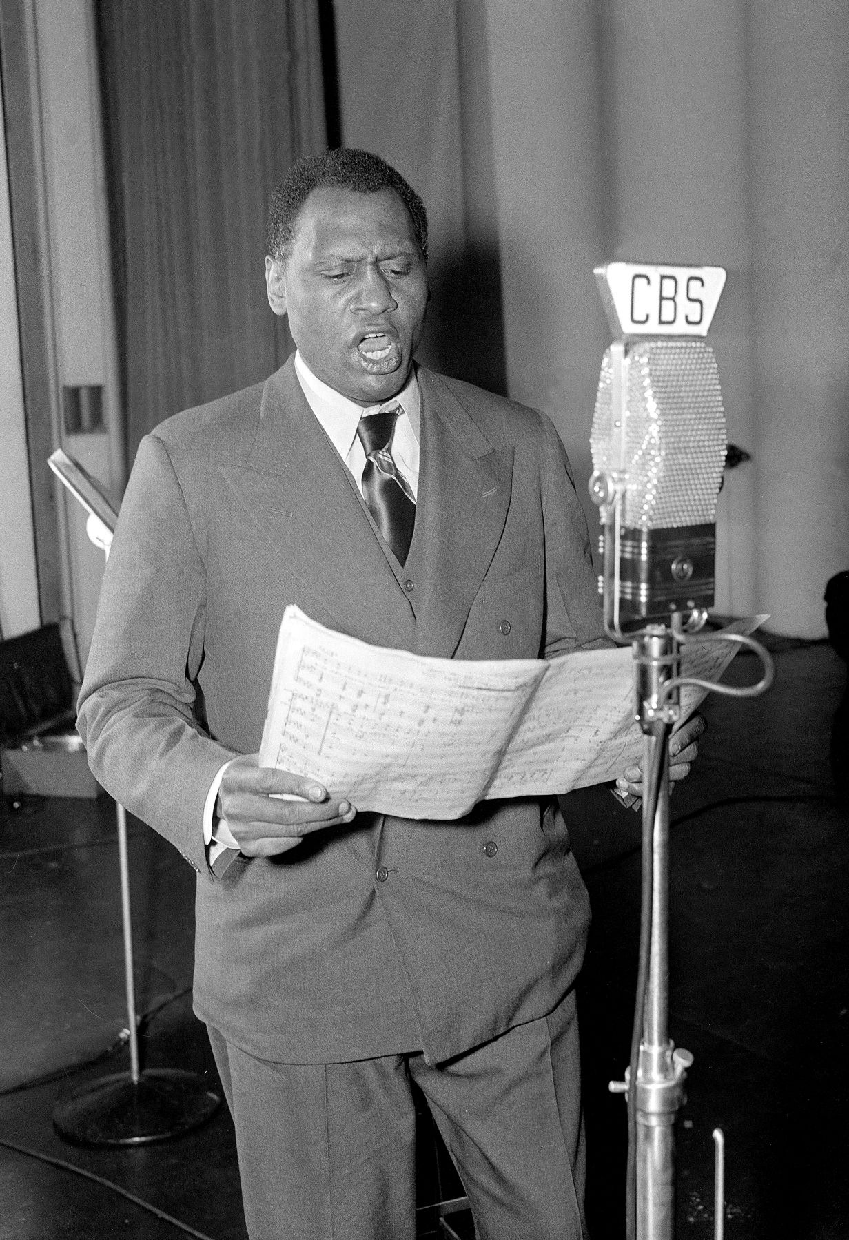 Paul Robeson - Known - Image 3 from Celebs in the Civil Rights Movement ...