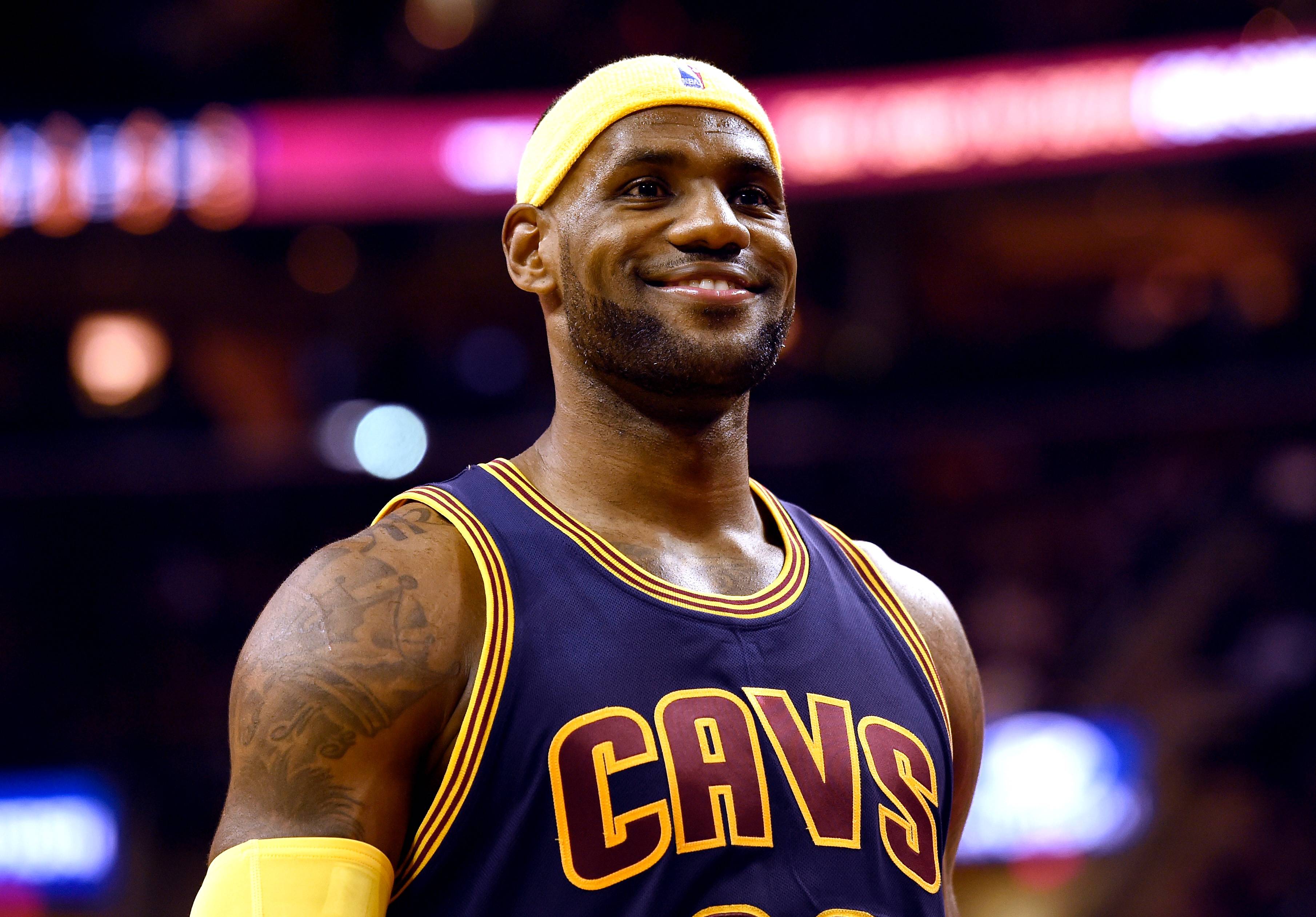 Watch: LeBron Dressed as Jerome From 'Martin' And JuJu'd on That Beat ...