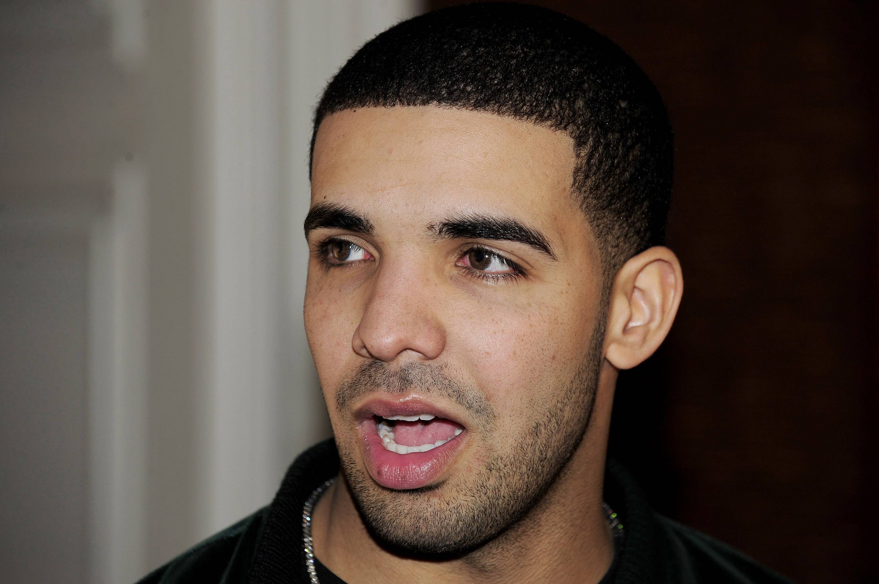 Drake's 'I'm Upset' Video Has Fans Digging Up His Teenage Photos, And ...
