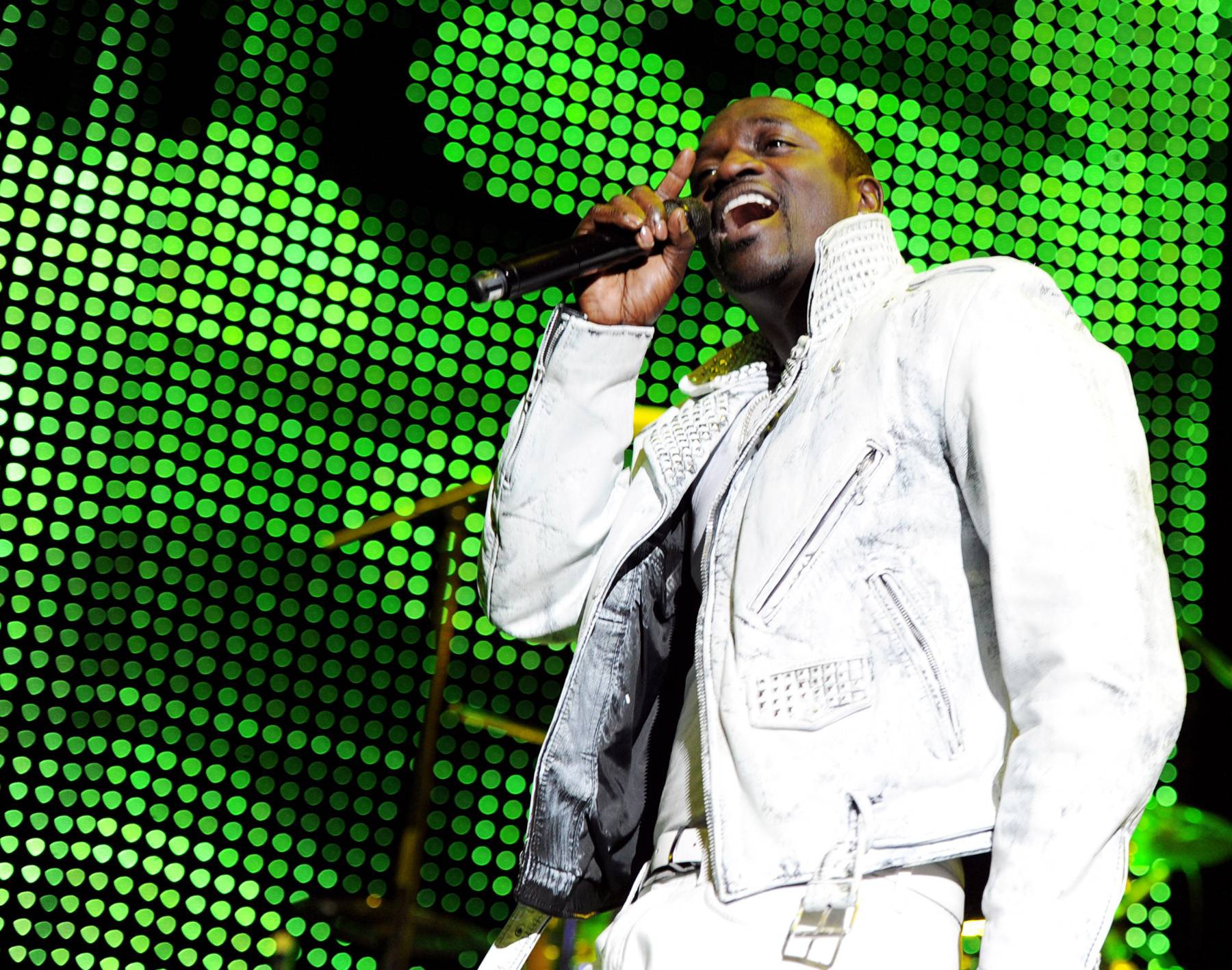 Akon Status - Quiet - Image 1 from The Evolution of Akon | BET