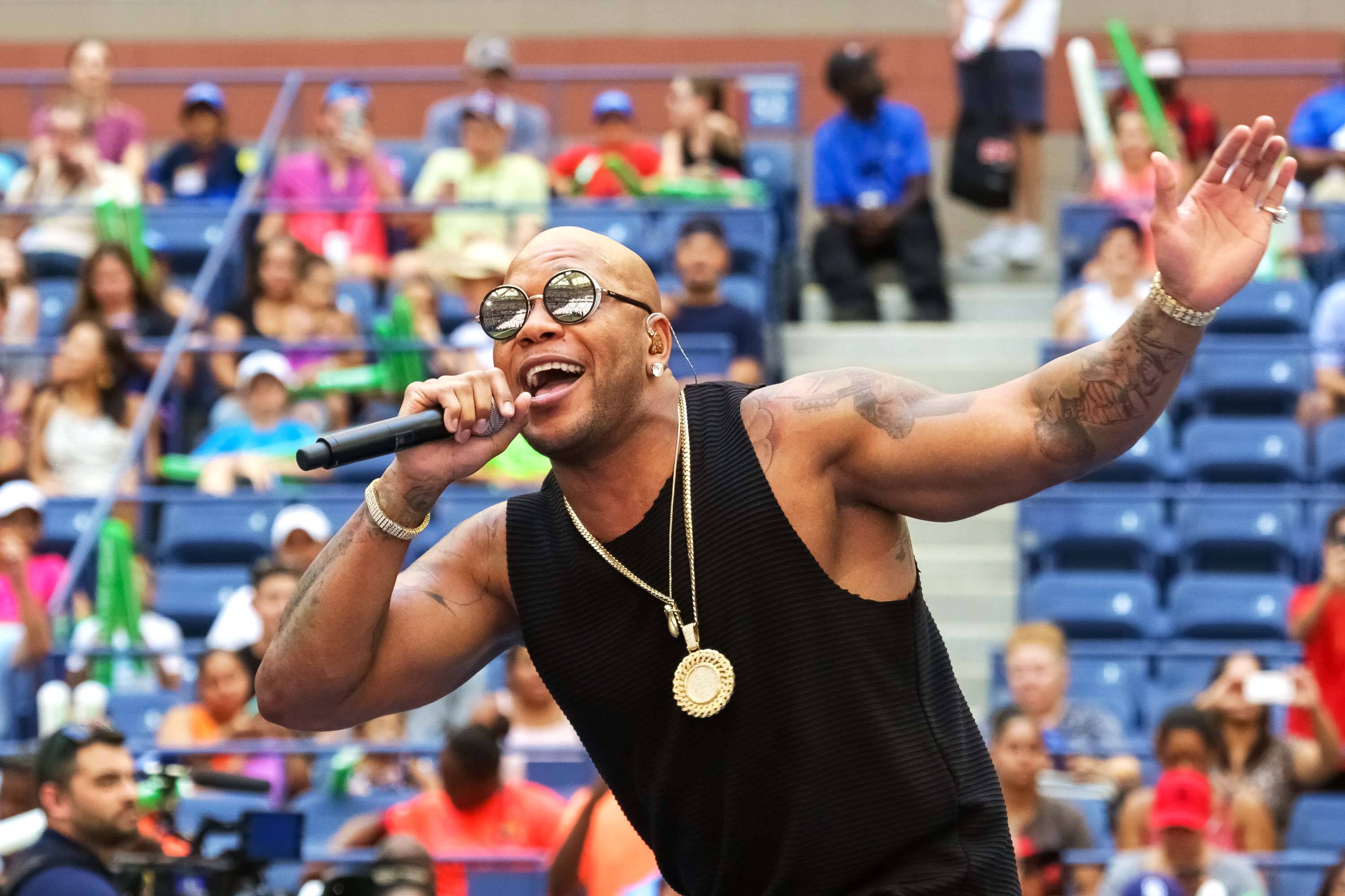 Flo Rida Gives Back - Image 13 from Hip Hop Awards '17 | Living In The ...