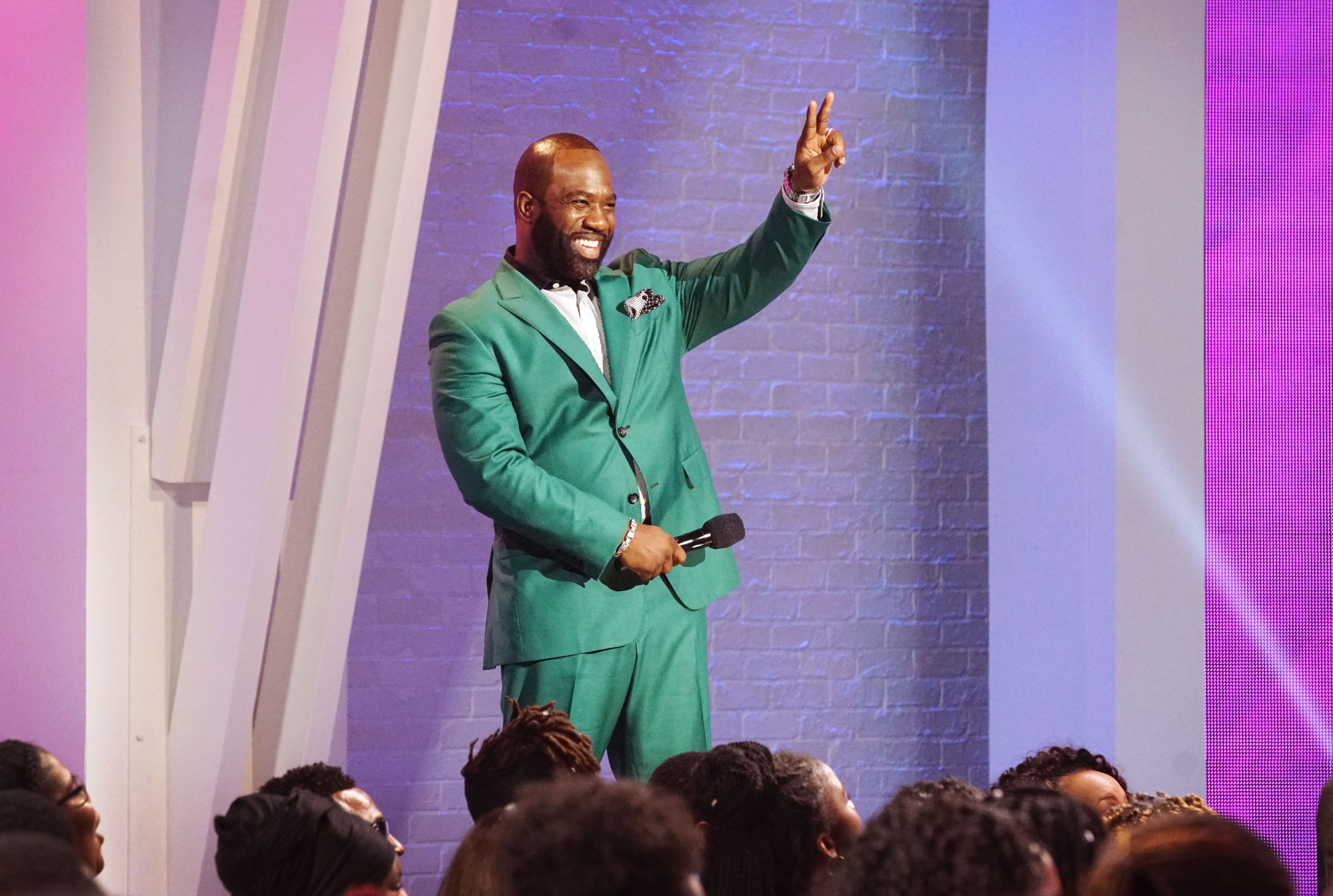 Pastor Darryl Hill Gives - Image 3 from The Line Up: Week 1 | BET