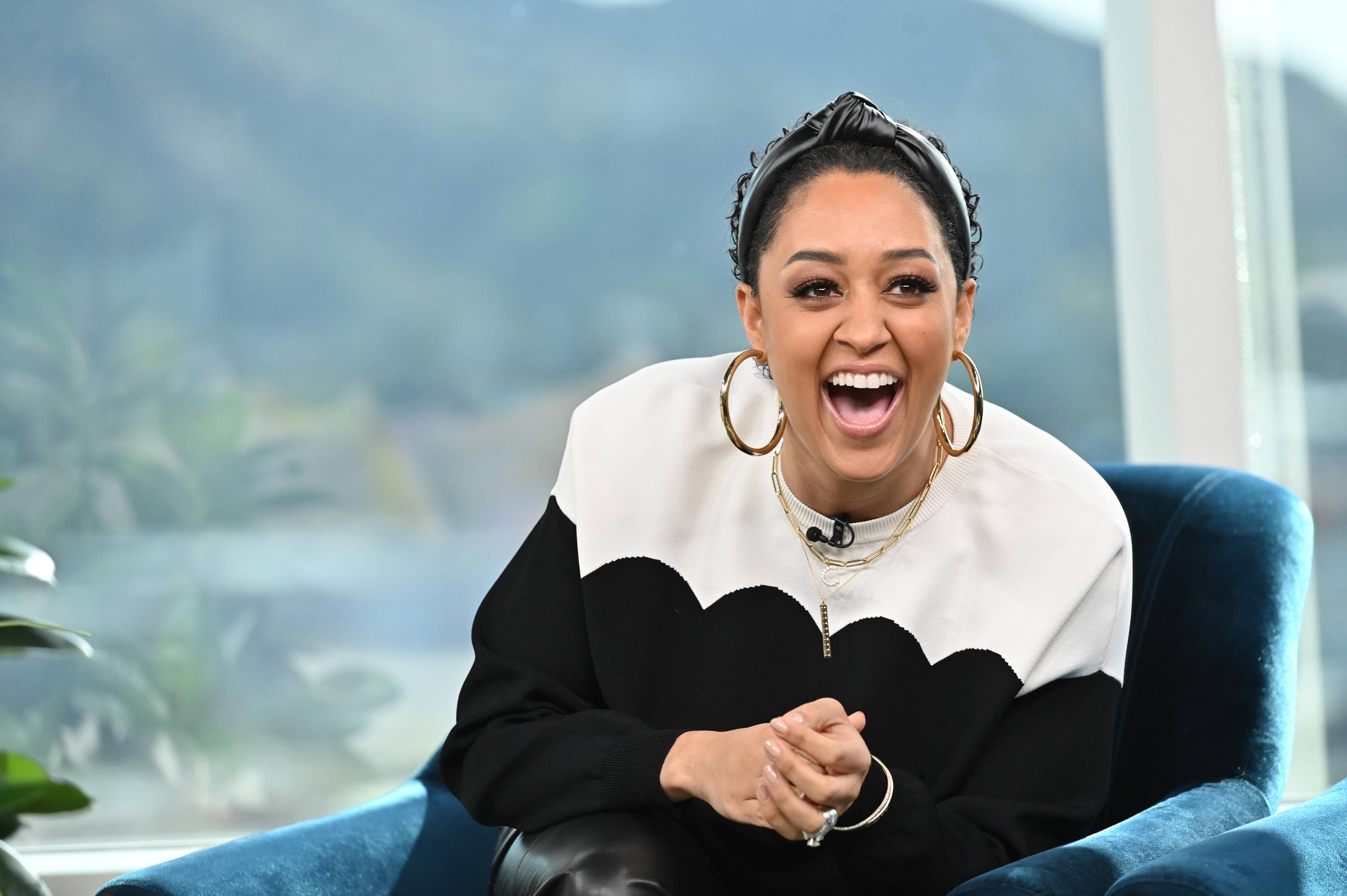 Tia Mowry-Hardrict Gives A Tour Of Her Extremely Organized Pantry ...