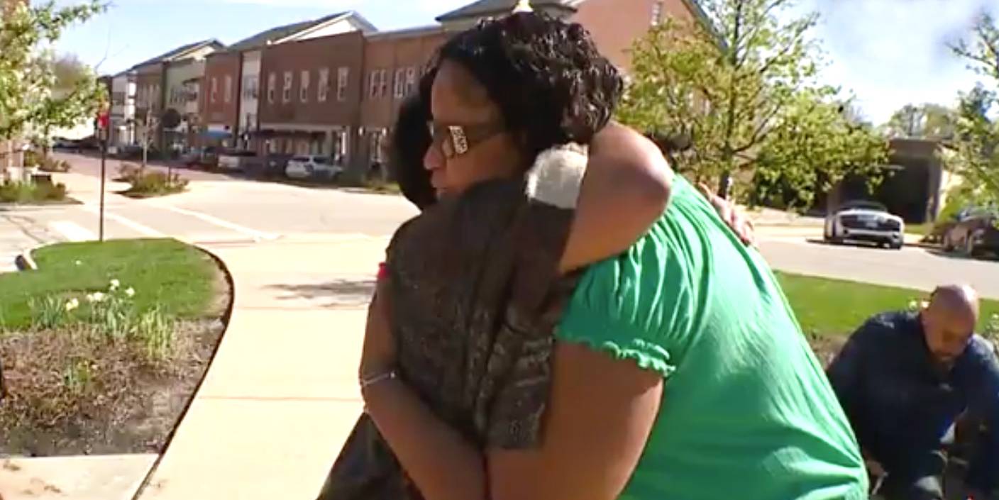 Emotional Video of Joy Lane Consoling Robert Godwin's Heartbroken ...
