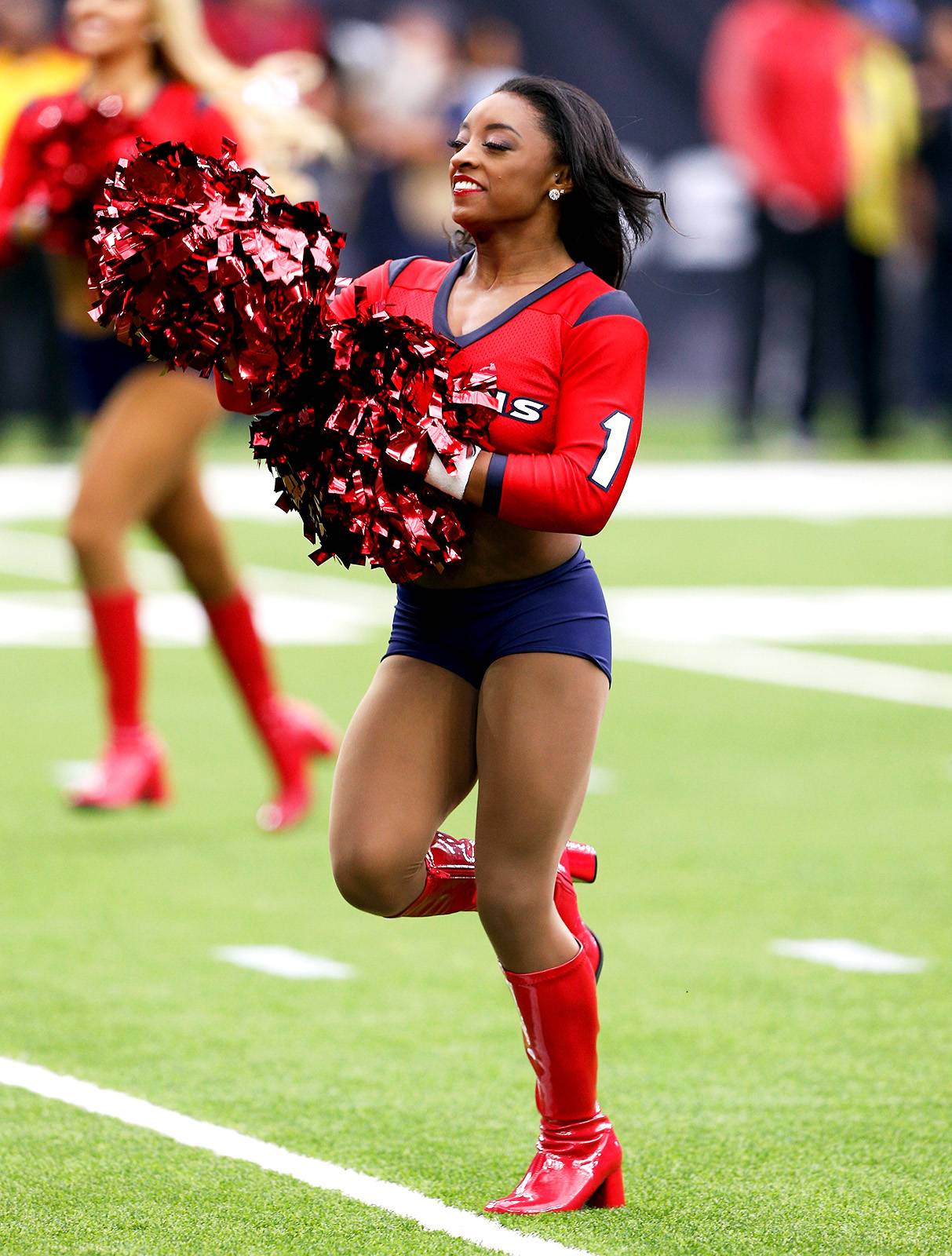 Simone Biles Looked Beautiful Doing This Routine With The Texans ...