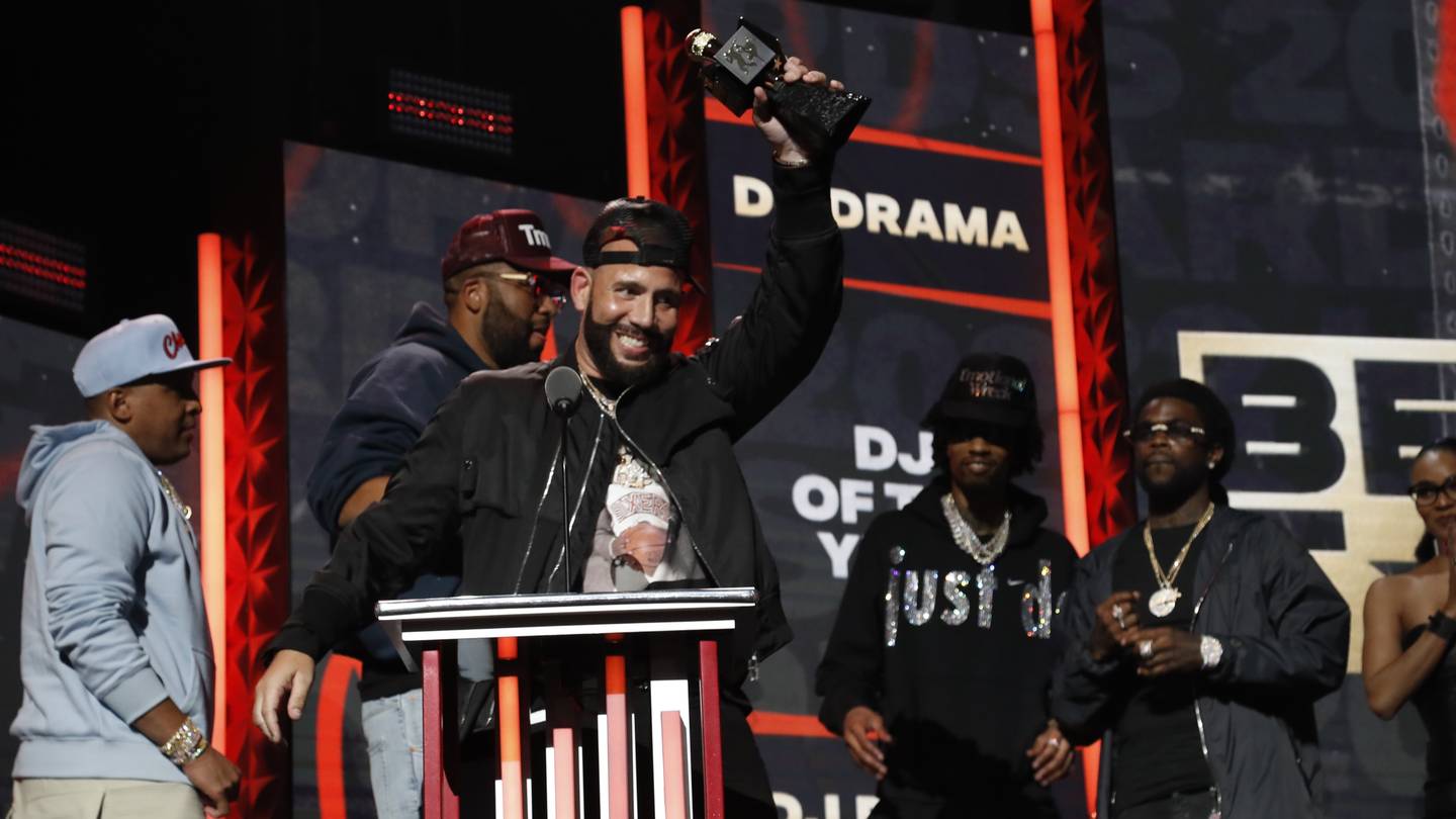 Hip Hop Awards 2022: DJ Drama Crowned ‘DJ of the Year’ | News | BET ...