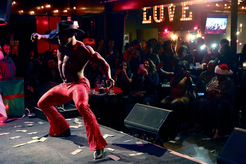 Bolo the Entertainer: Unveiling the Mystique of Michael Bolowaire, 'Doc ...